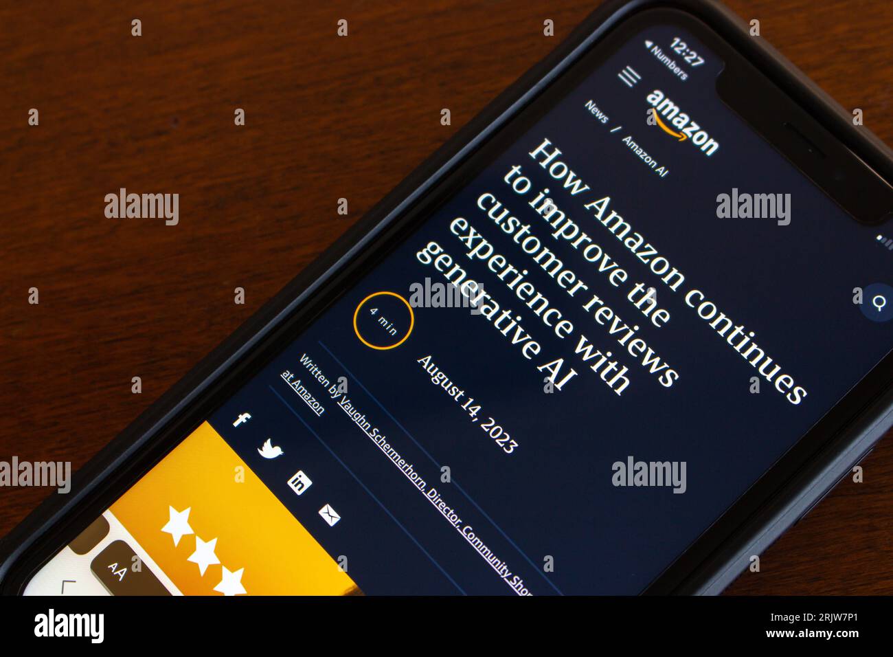Amazon website review hi-res stock photography and images - Alamy