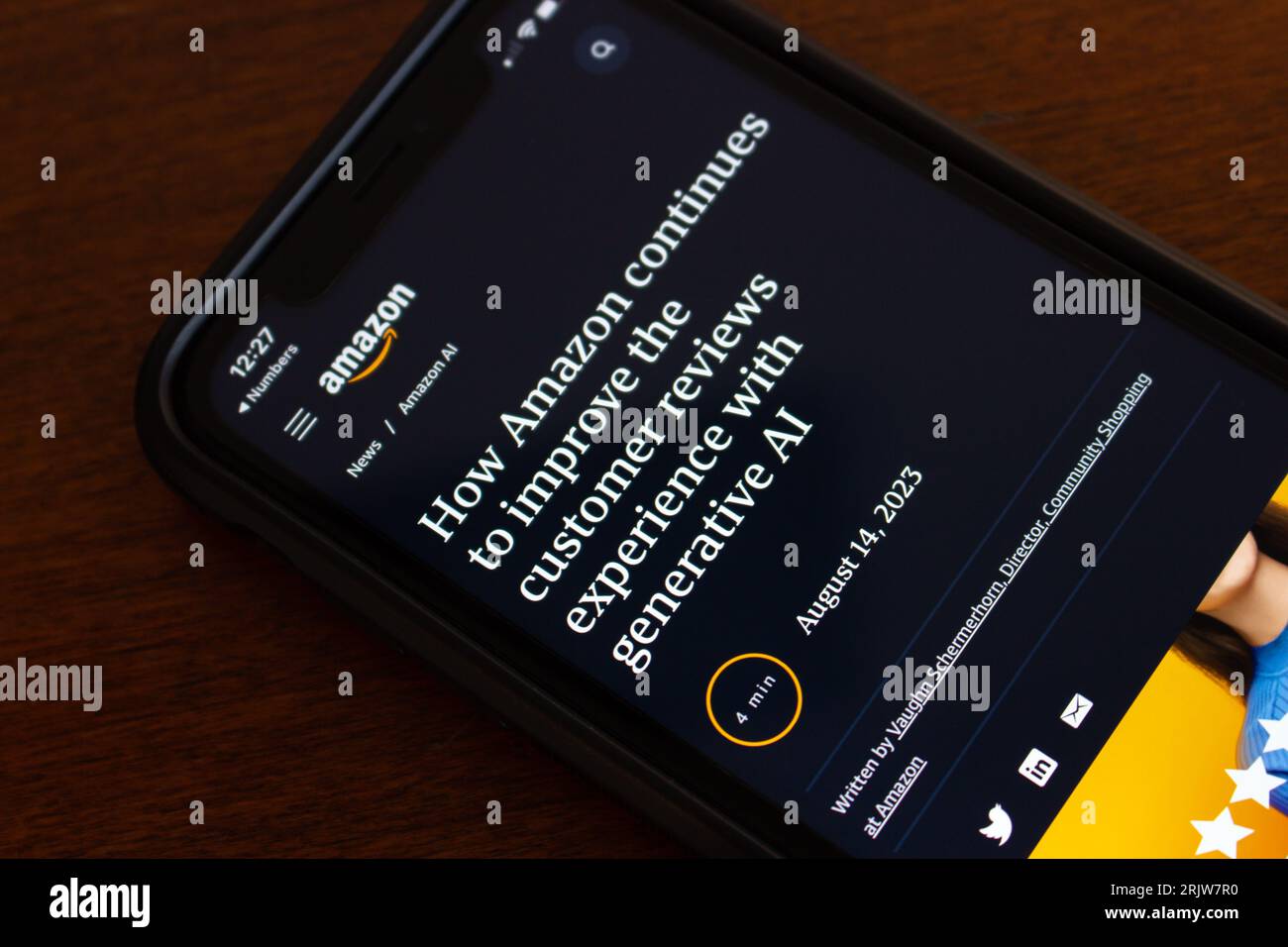 Amazon website review hi-res stock photography and images - Alamy