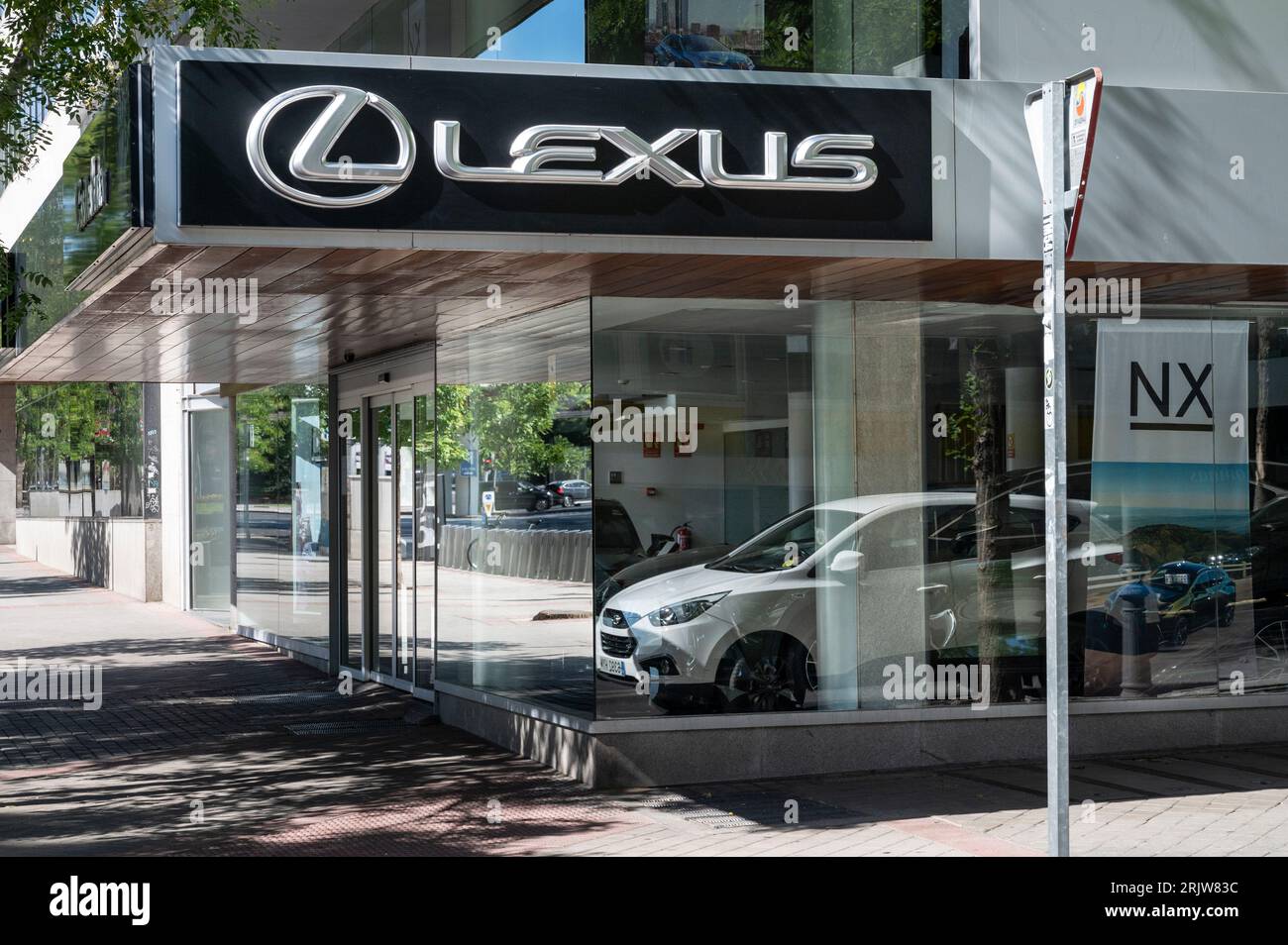 Toyota lexus hi-res stock photography and images - Alamy
