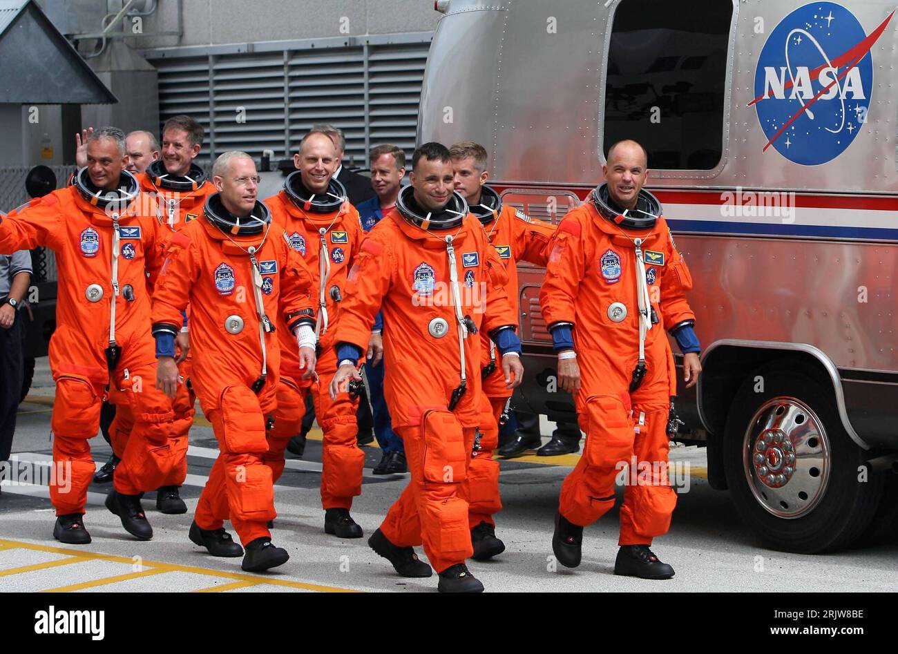 Crew des Space Shuttle Atlantis - NASA Kennedy Space Center in Cape ...