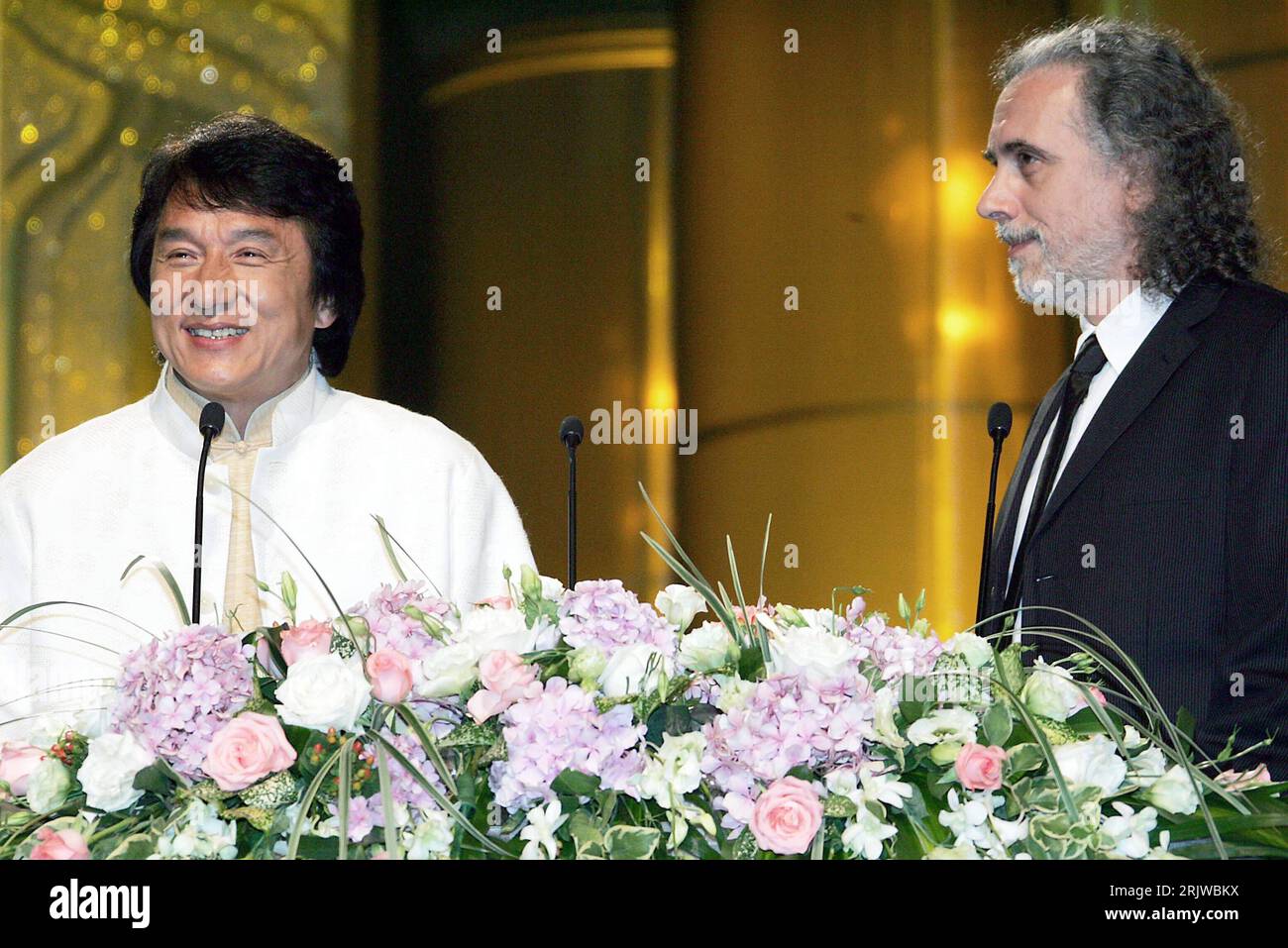 Schauspieler Jackie Chan li., CHN und Regisseur Fernando Trueba ESP ...