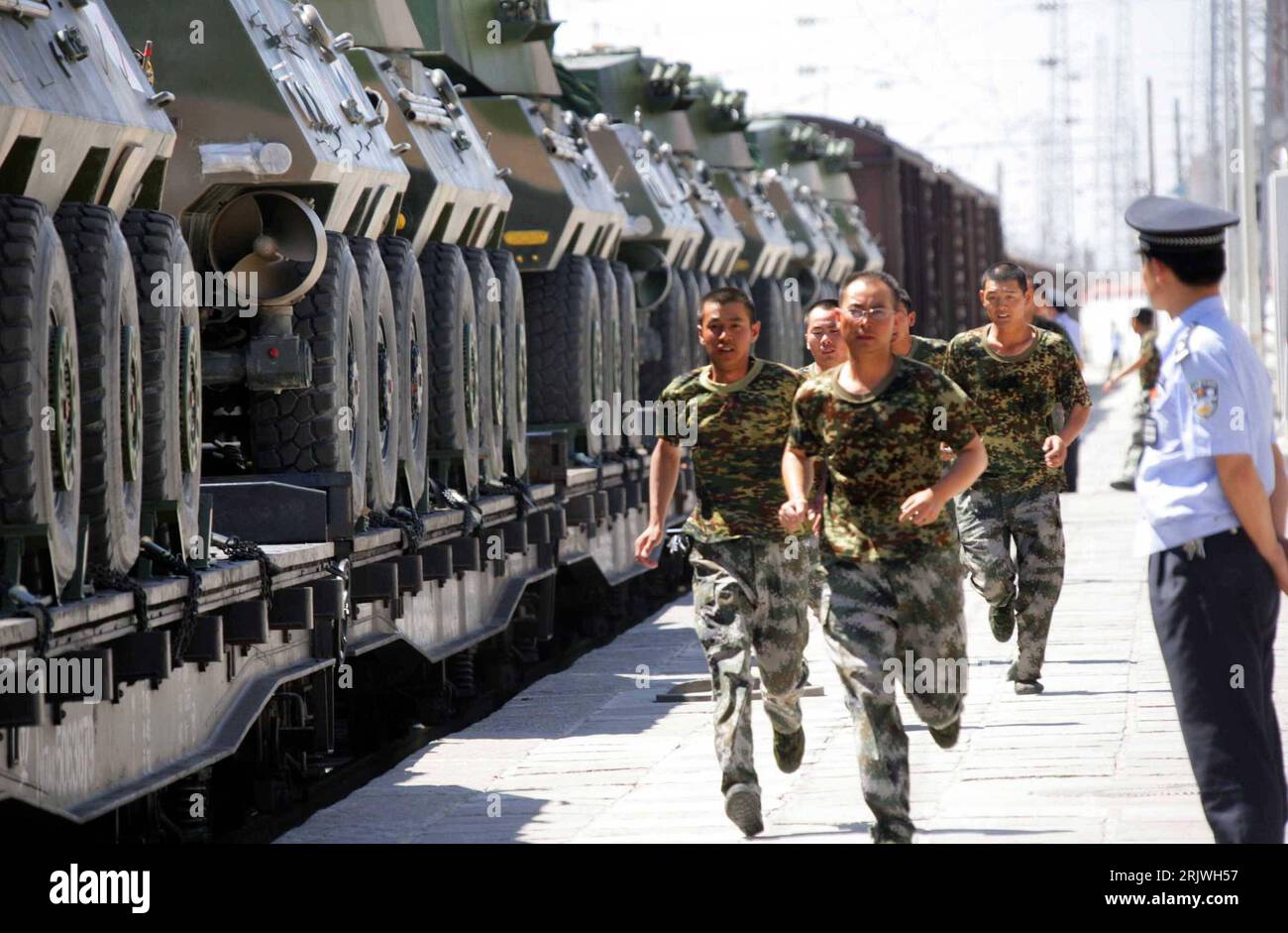 Anti terror fahrzeug hi-res stock photography and images - Alamy