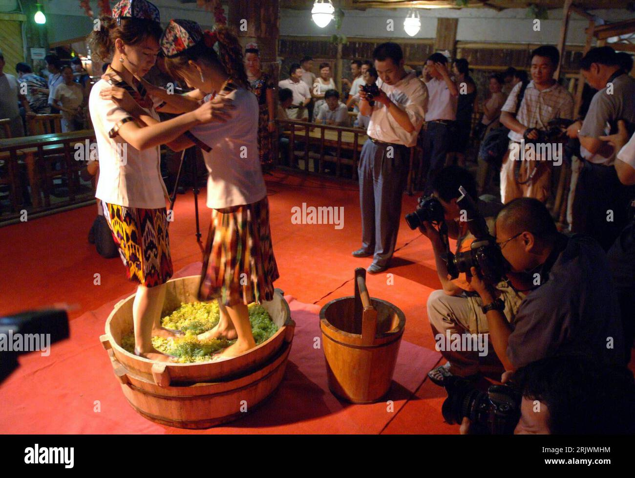 Trauben pressen hi-res stock photography and images - Alamy