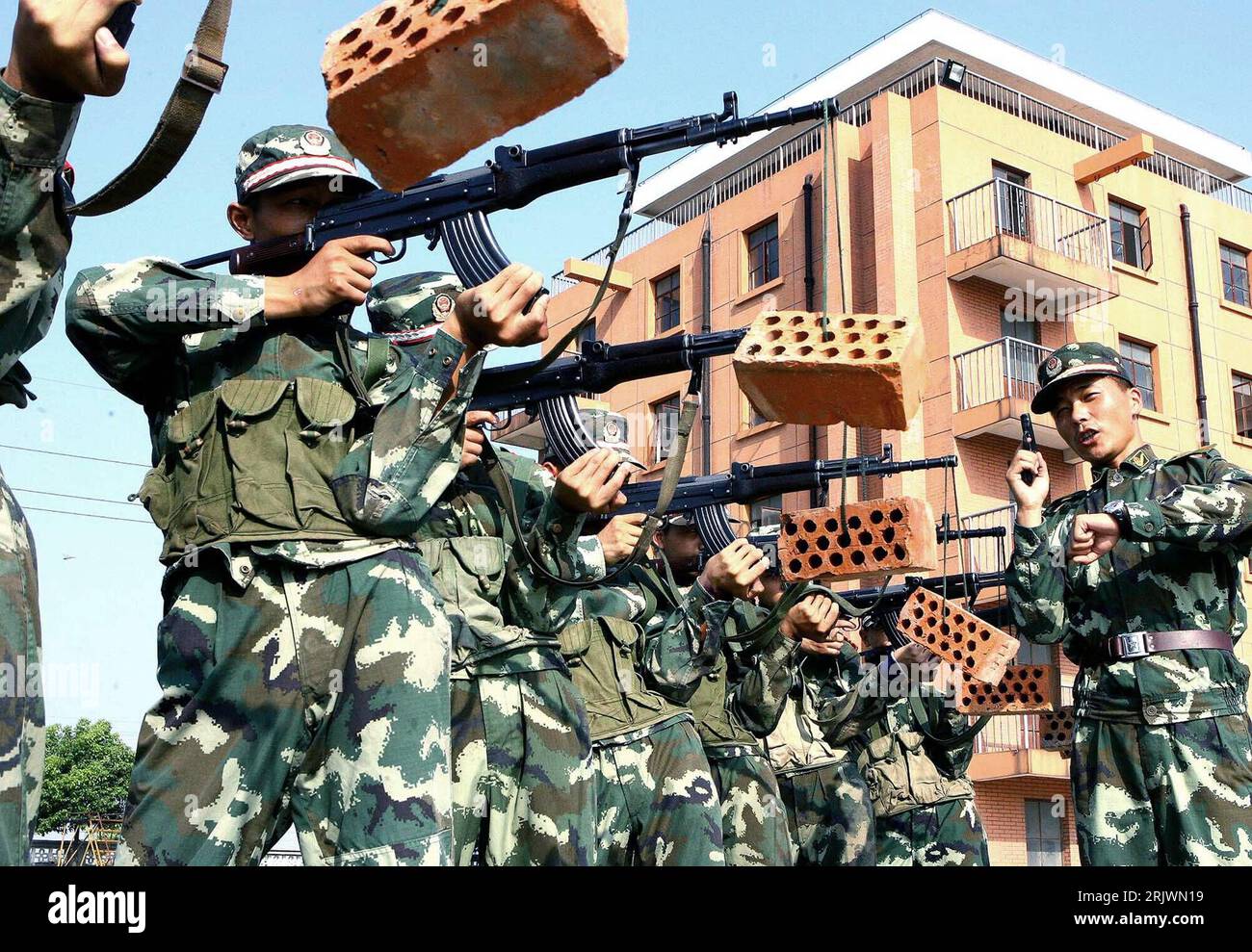 Getarnte soldaten hi-res stock photography and images - Alamy