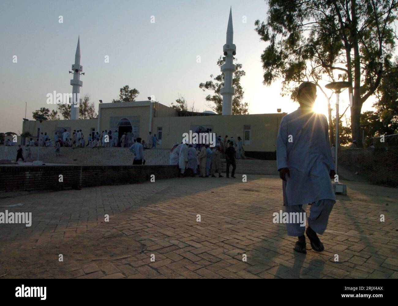 Lal masjid islamabad hi-res stock photography and images - Alamy