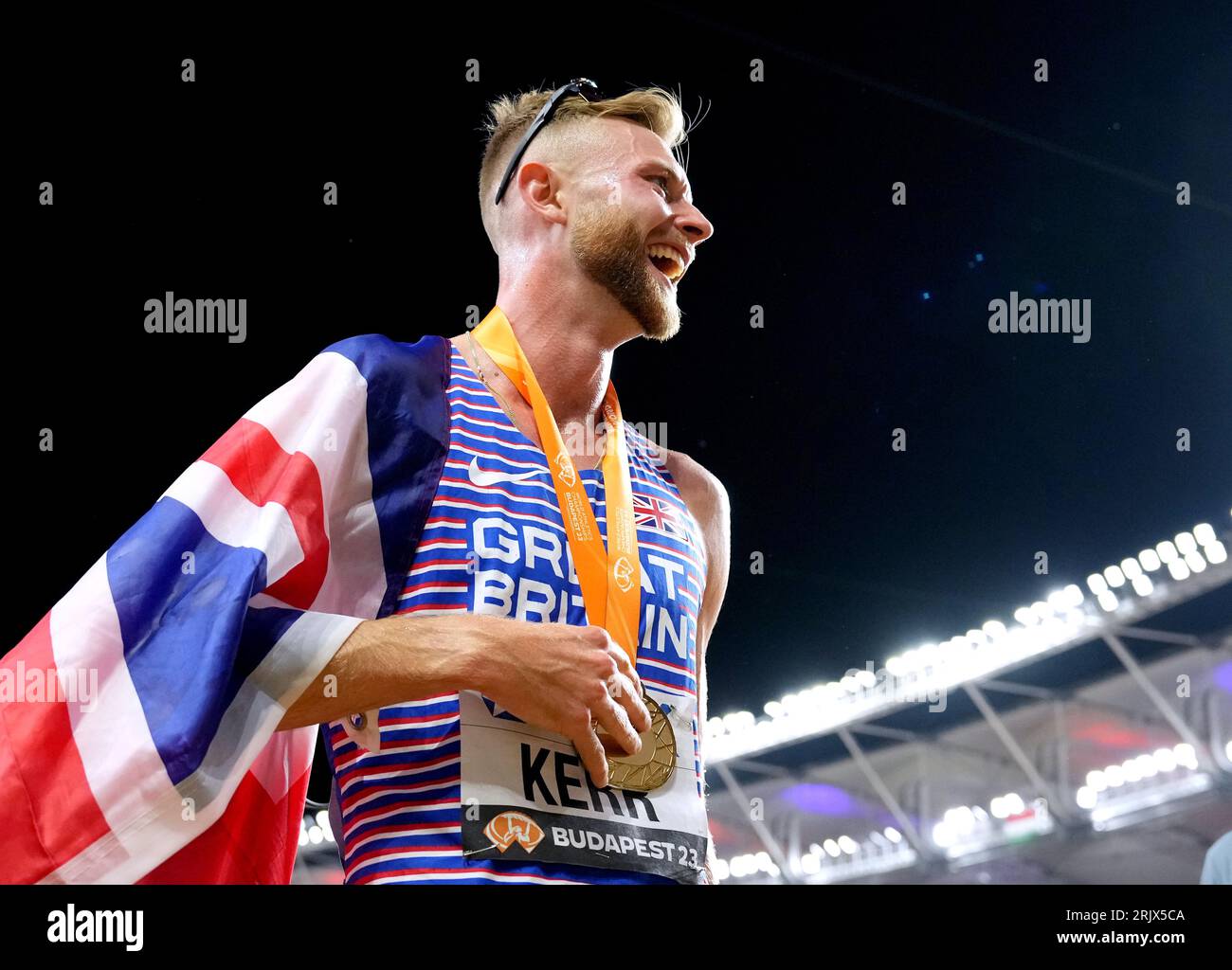 Great Britain's Josh Kerr celebrates after winning gold in the Men's ...