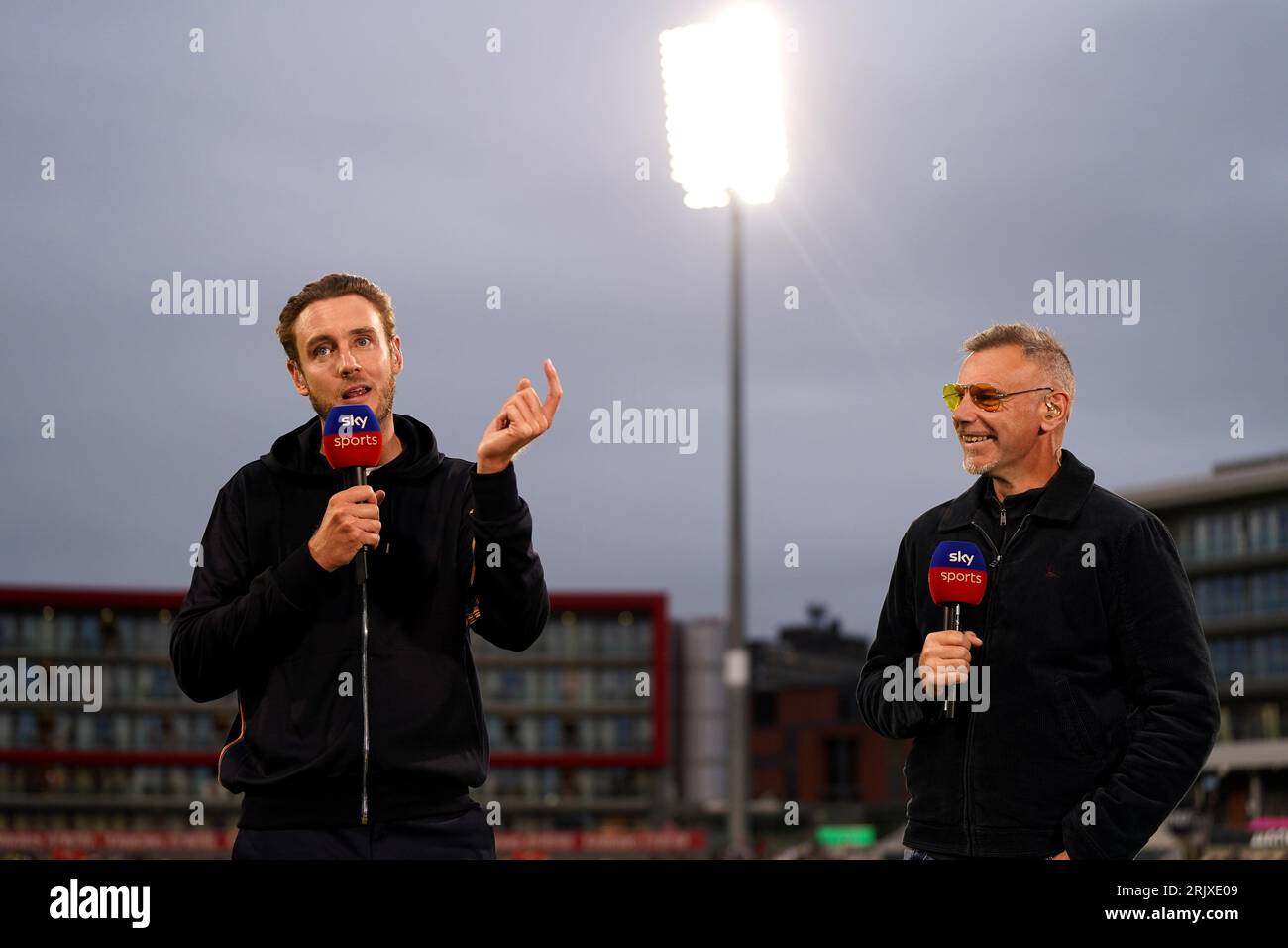 Former England player Stuart Broad (left) and former cricket player ...