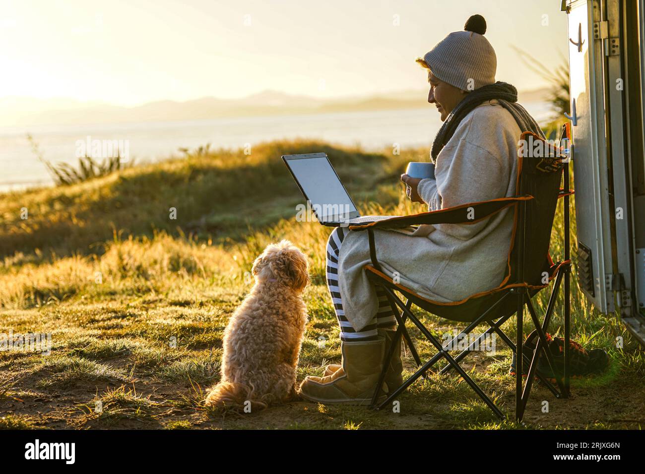 Camper lifestyle hi-res stock photography and images - Alamy