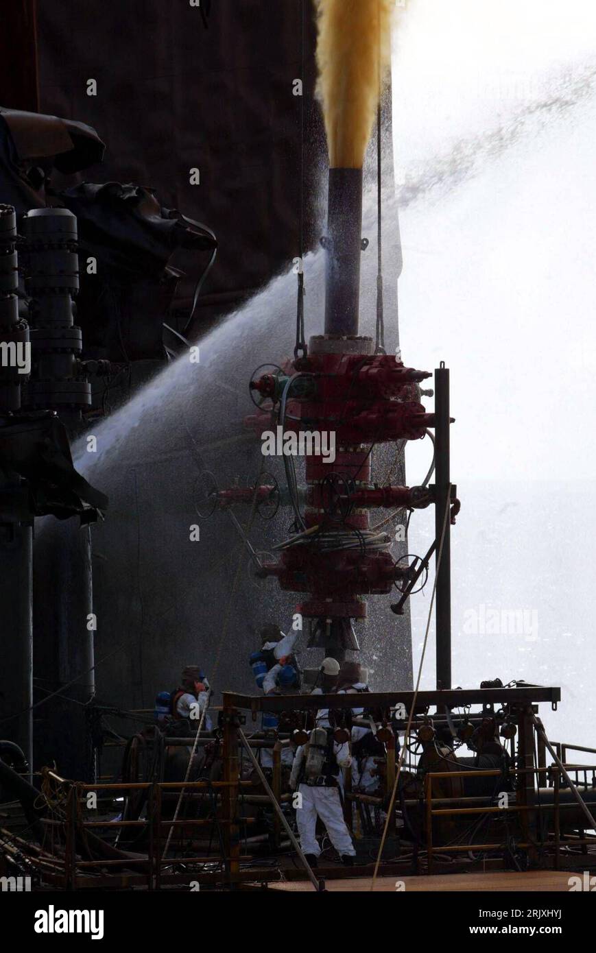 ölbohrinseln hi-res stock photography and images - Alamy