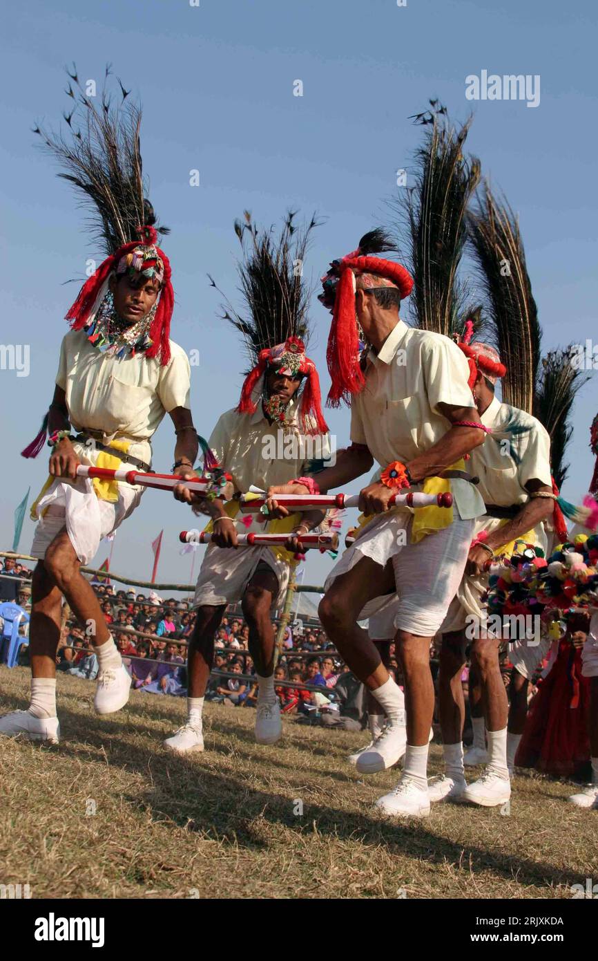 Federn kopfschmuck hi-res stock photography and images - Alamy