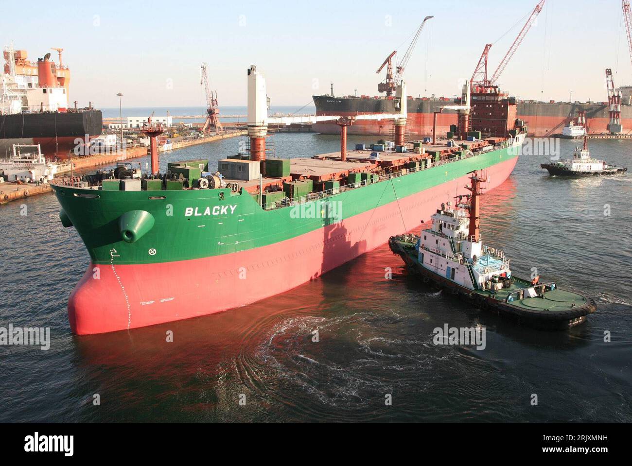 Containerschiffe schiff hi-res stock photography and images - Alamy