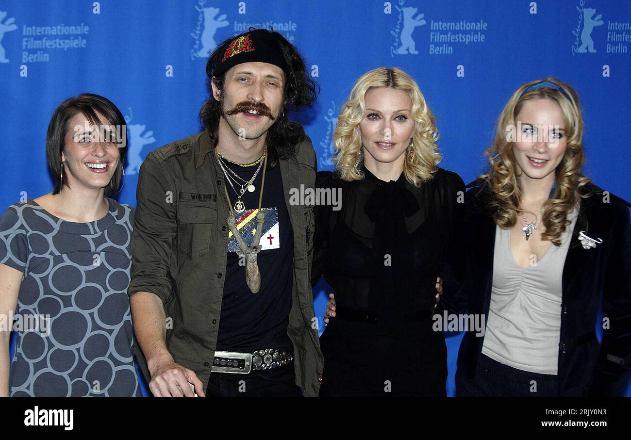 Madonna and vicky mcclure hi-res stock photography and images - Alamy