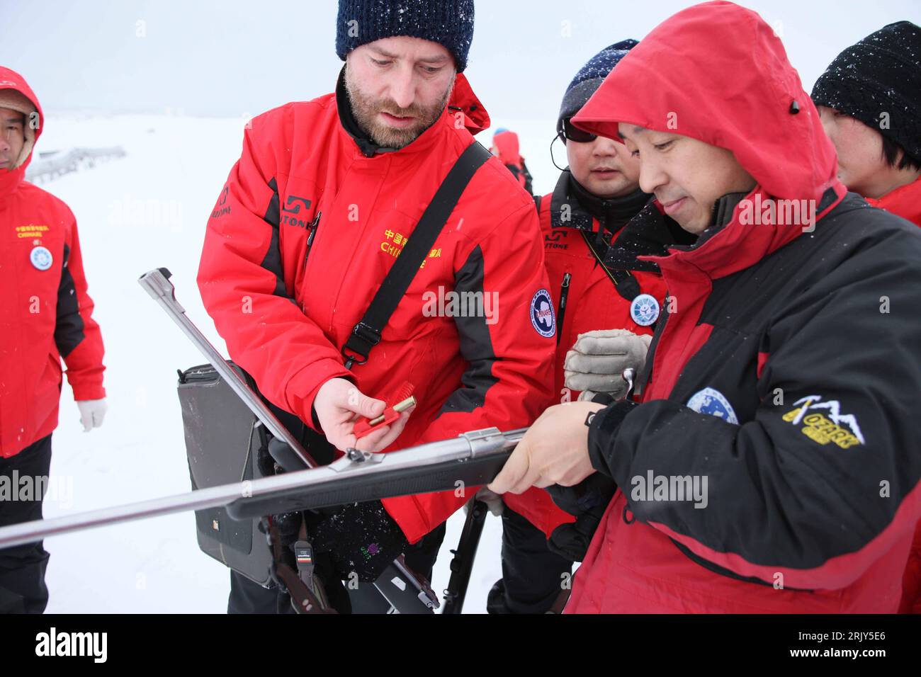 Wanderung zum gletscher hi-res stock photography and images - Alamy
