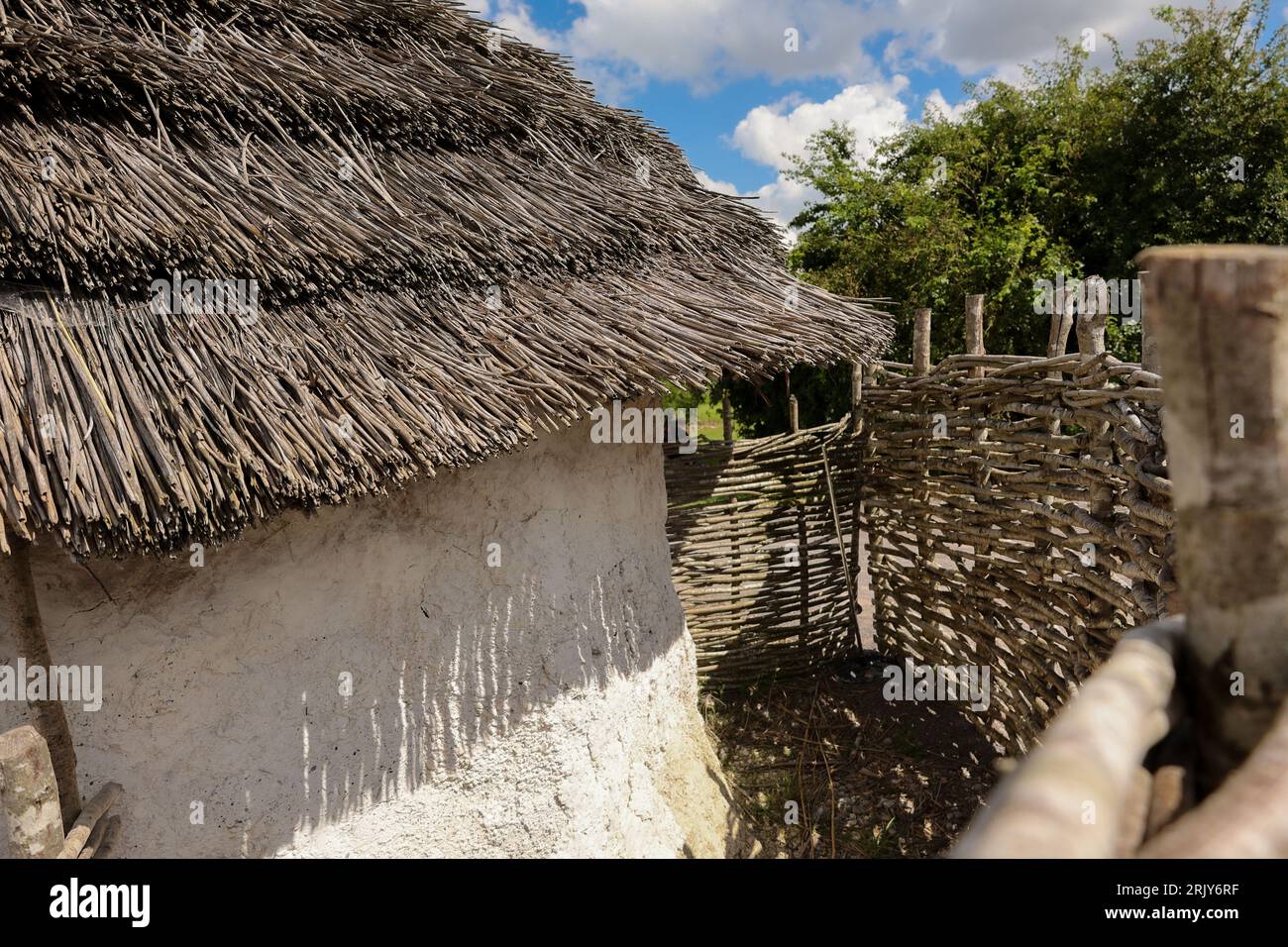 Old thatched houses of Stonehenge Stock Photo - Alamy