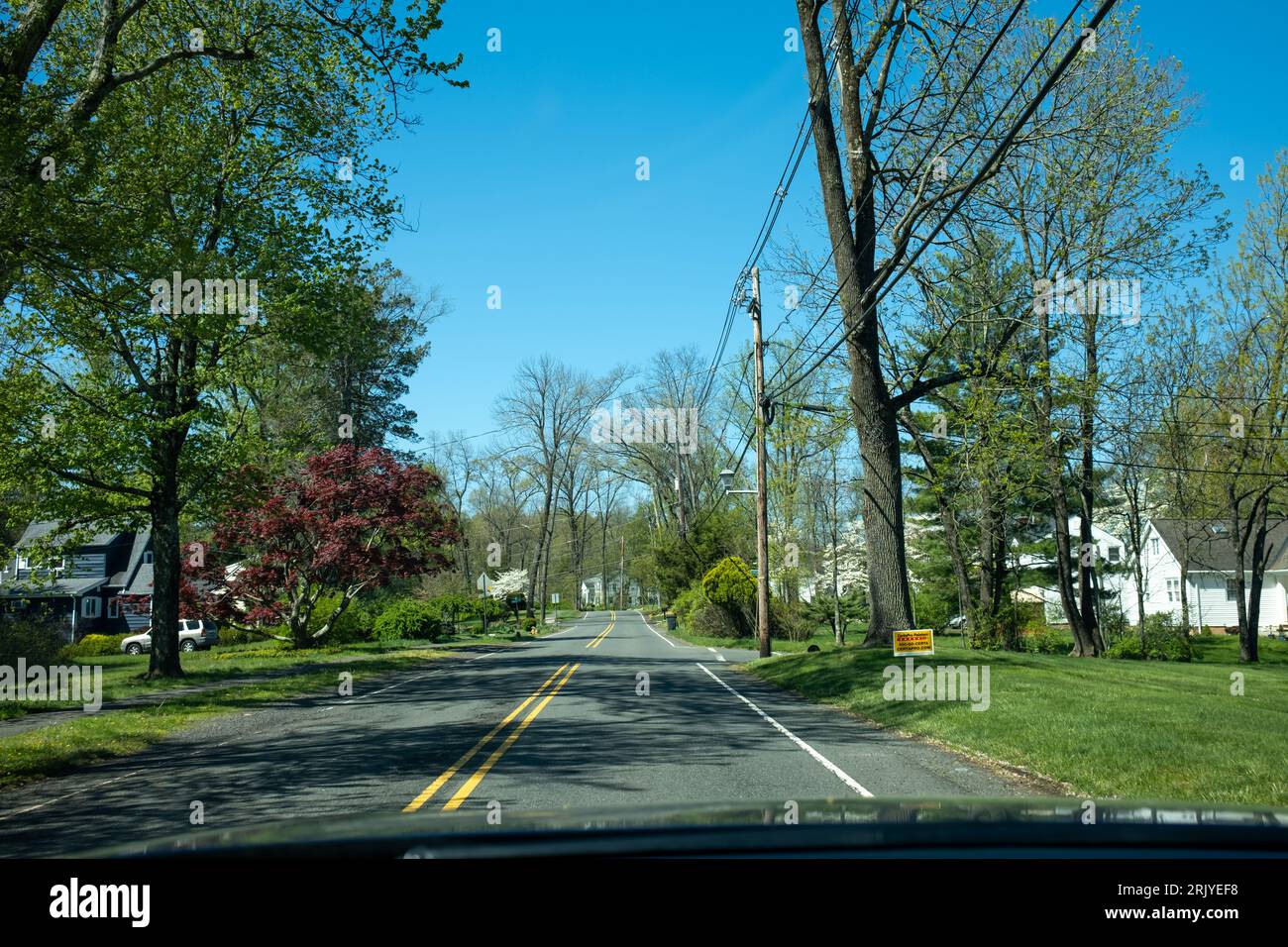 Spring view straight road hi-res stock photography and images - Alamy