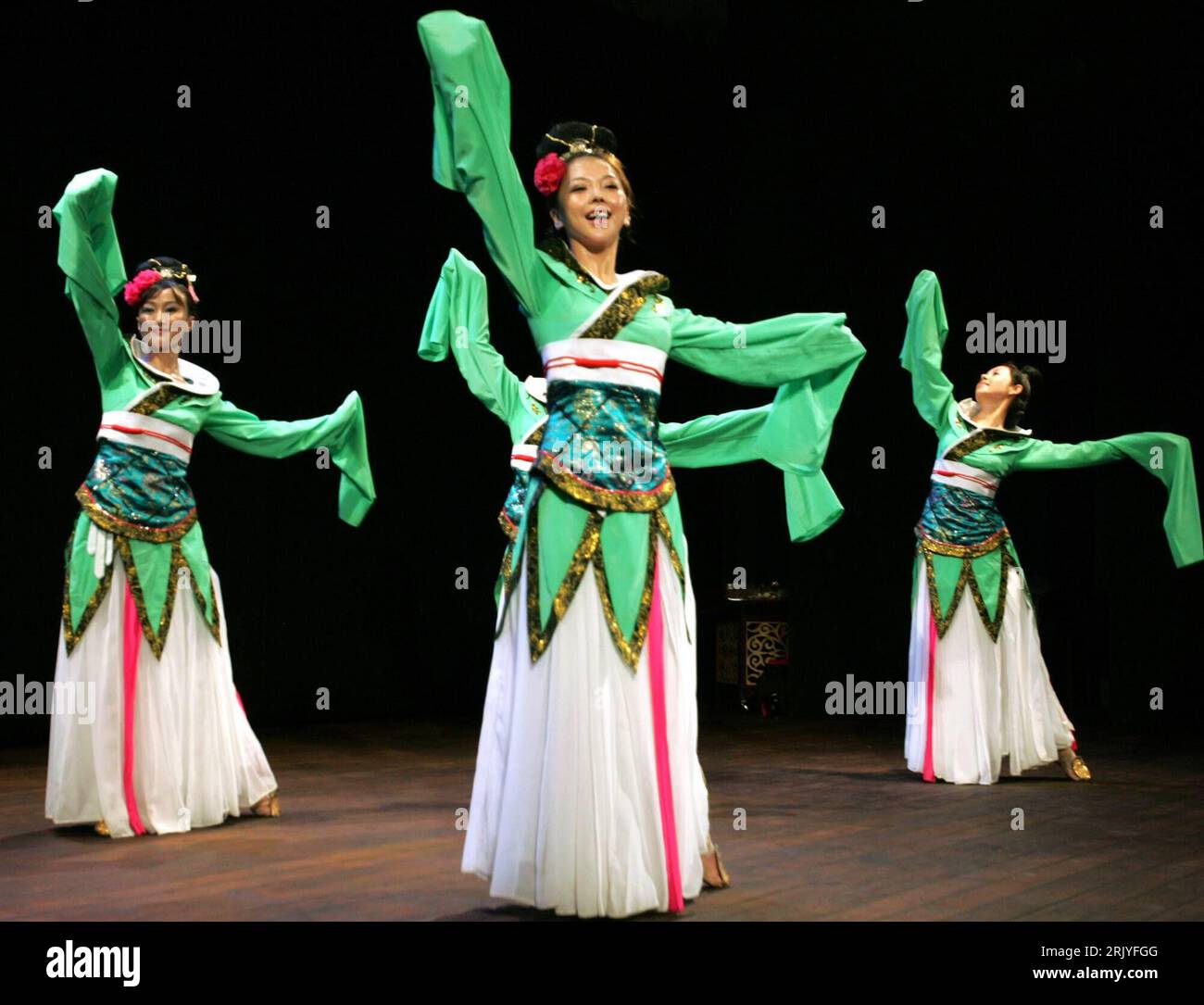 Volkstanz hi-res stock photography and images - Alamy