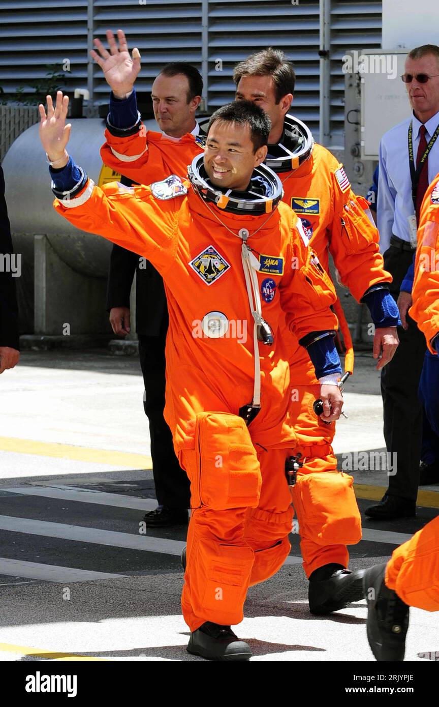 Sts 124 hi-res stock photography and images - Alamy