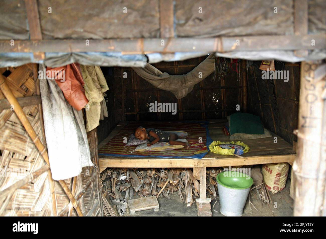 Dhaka slum interior hi-res stock photography and images - Alamy
