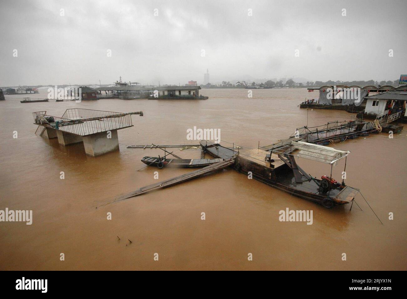 Hausbooten hi-res stock photography and images - Alamy