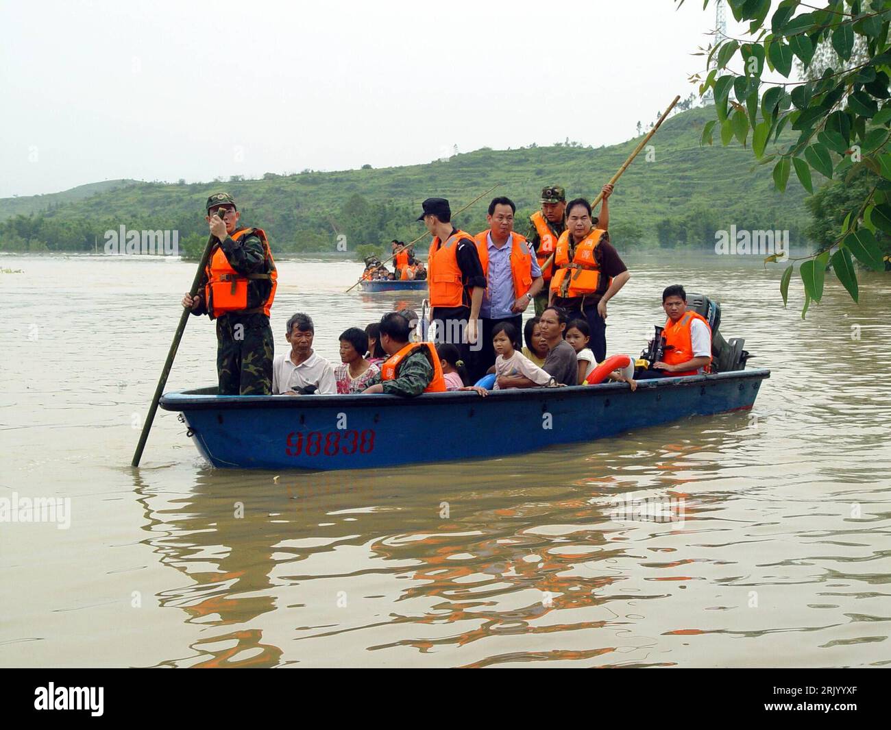 Boot im hochwasser hi-res stock photography and images - Alamy