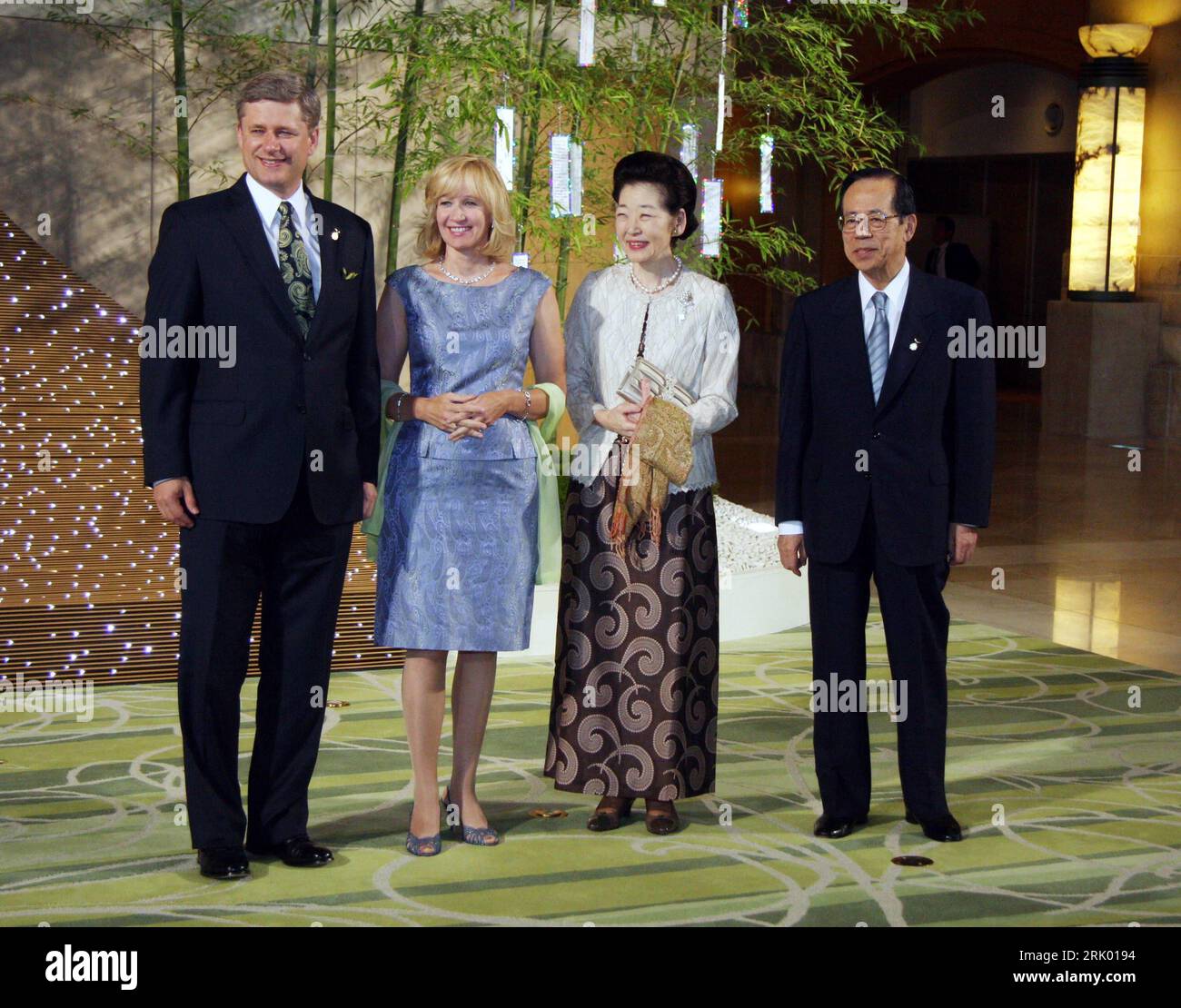 Laureen and stephen harper japan hi-res stock photography and images ...