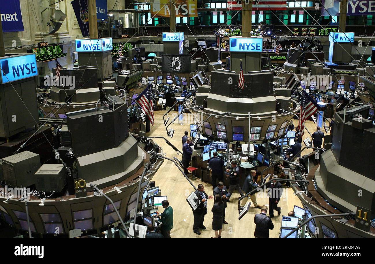 Wall street trading floor hi-res stock photography and images - Alamy