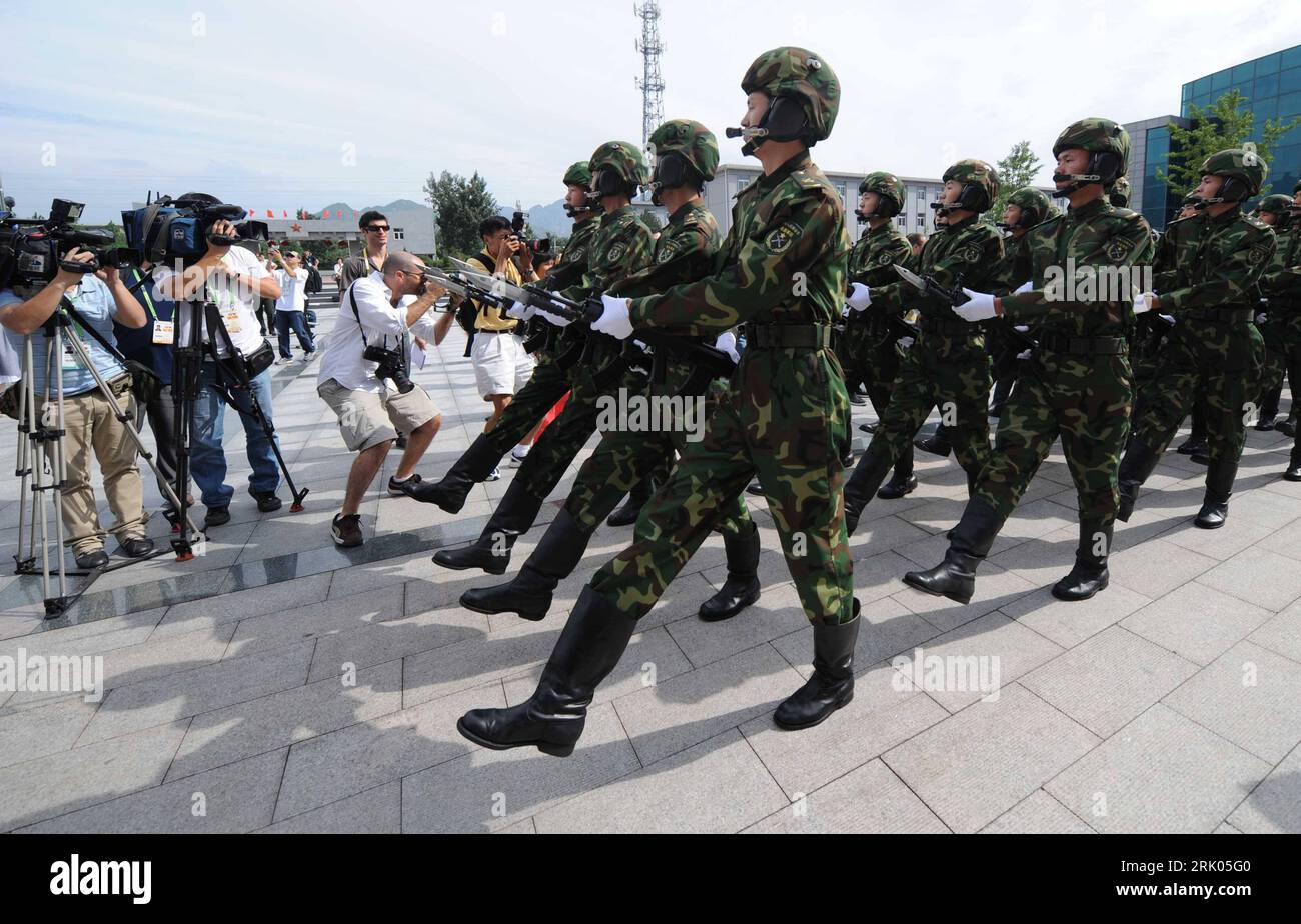 Sixth armored hi-res stock photography and images - Alamy