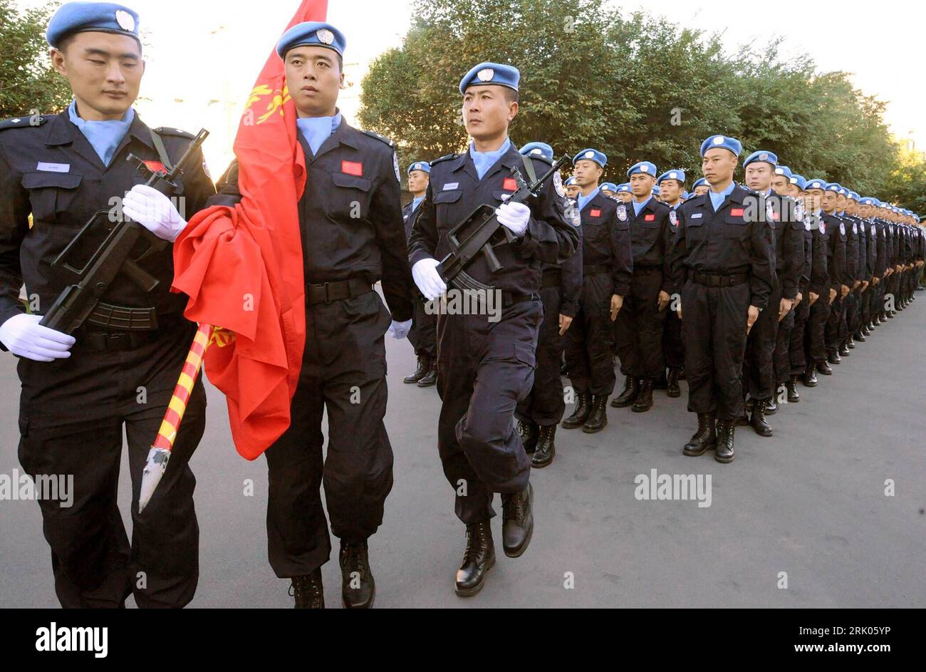 Un peacekeeping soldiers parade hi-res stock photography and images - Alamy