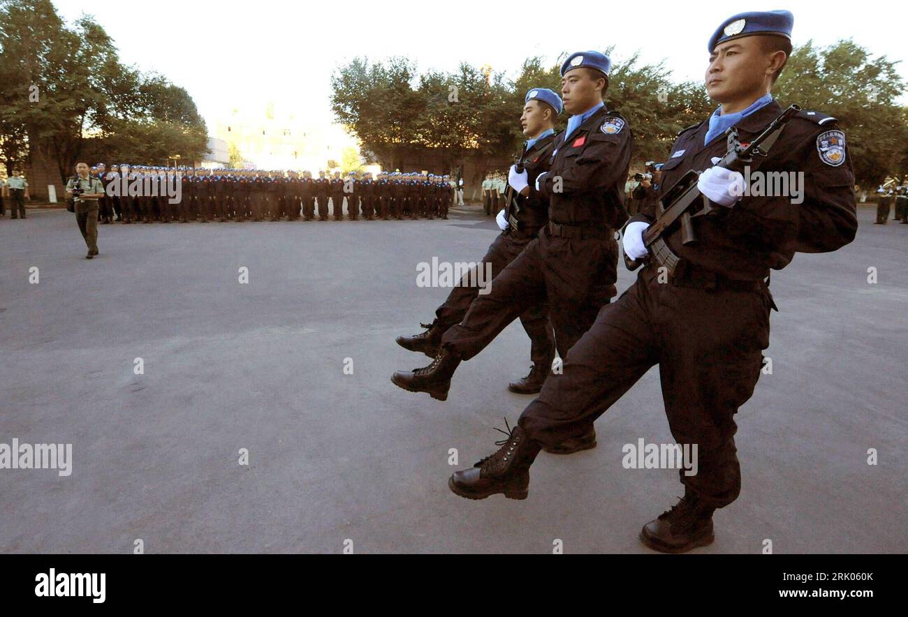 Un peacekeeping soldiers parade hi-res stock photography and images - Alamy