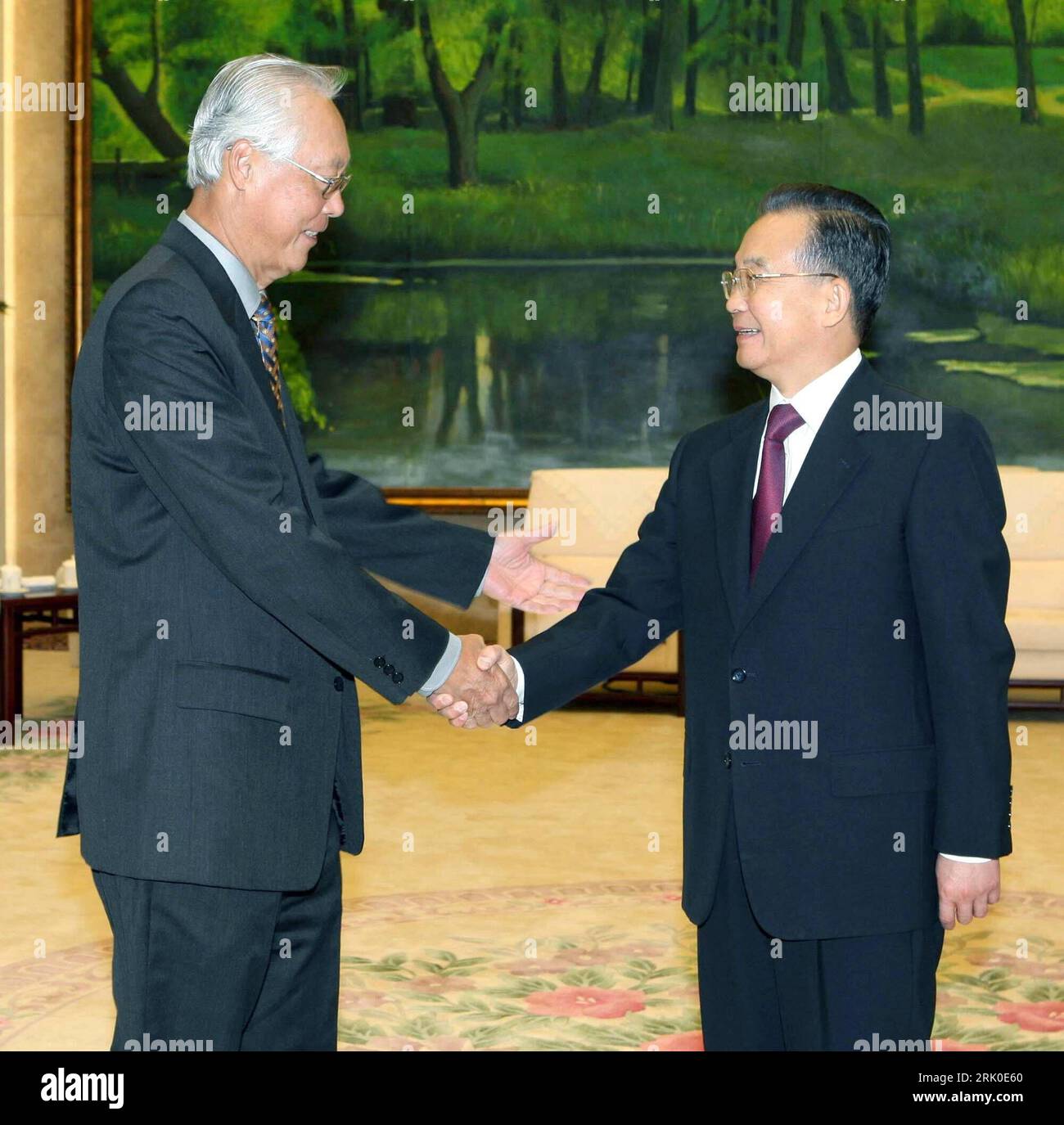 Singapore prime minister goh chok hi-res stock photography and images ...