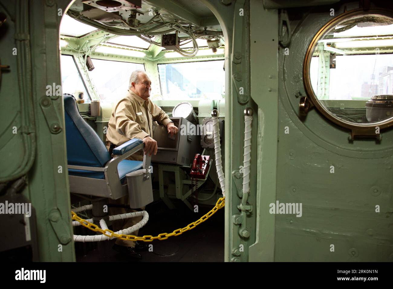 Soldier visited hi-res stock photography and images - Alamy