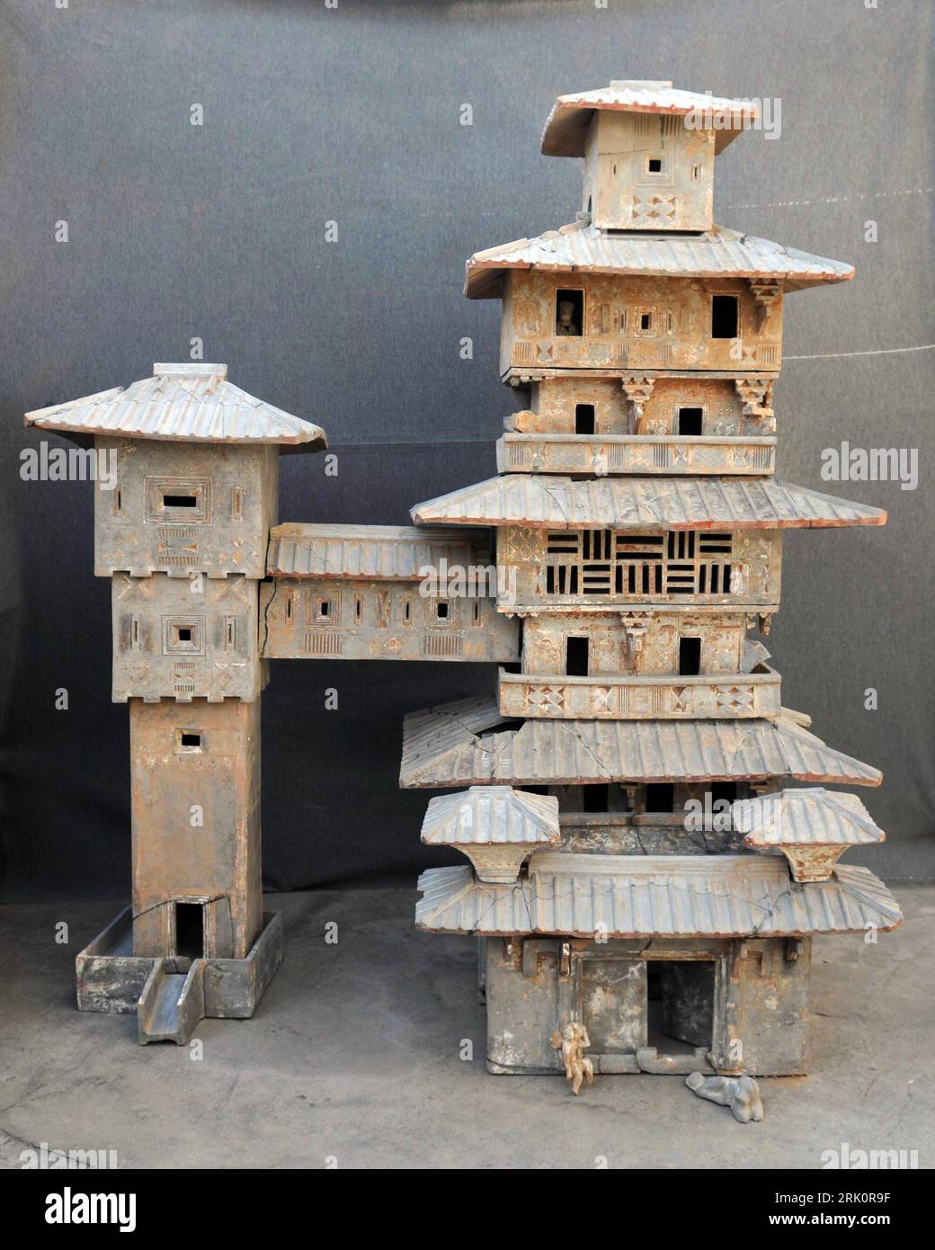Han dynasty building model hi-res stock photography and images - Alamy