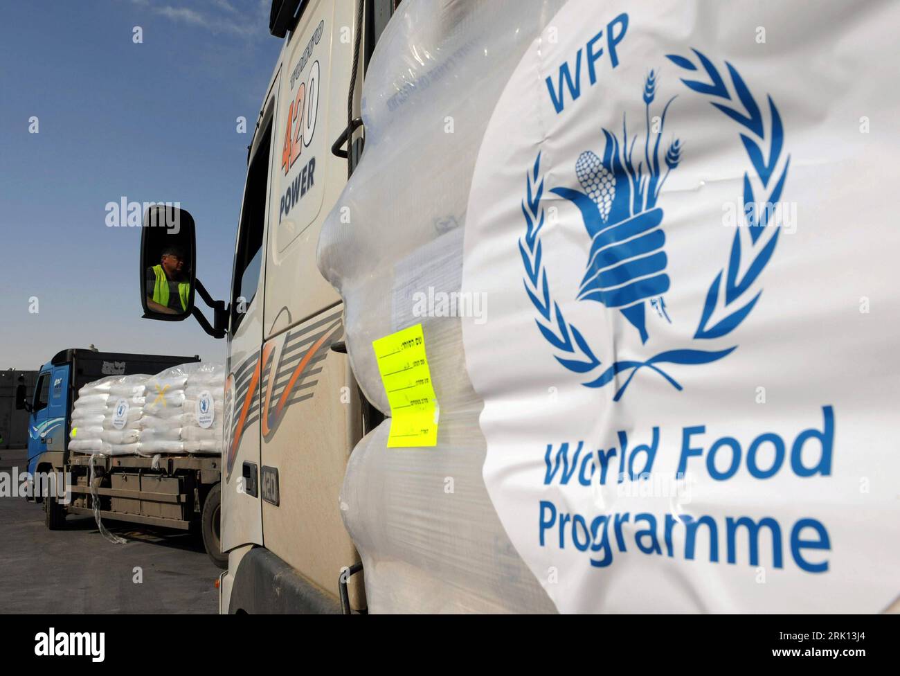 World food trucks hi-res stock photography and images - Alamy