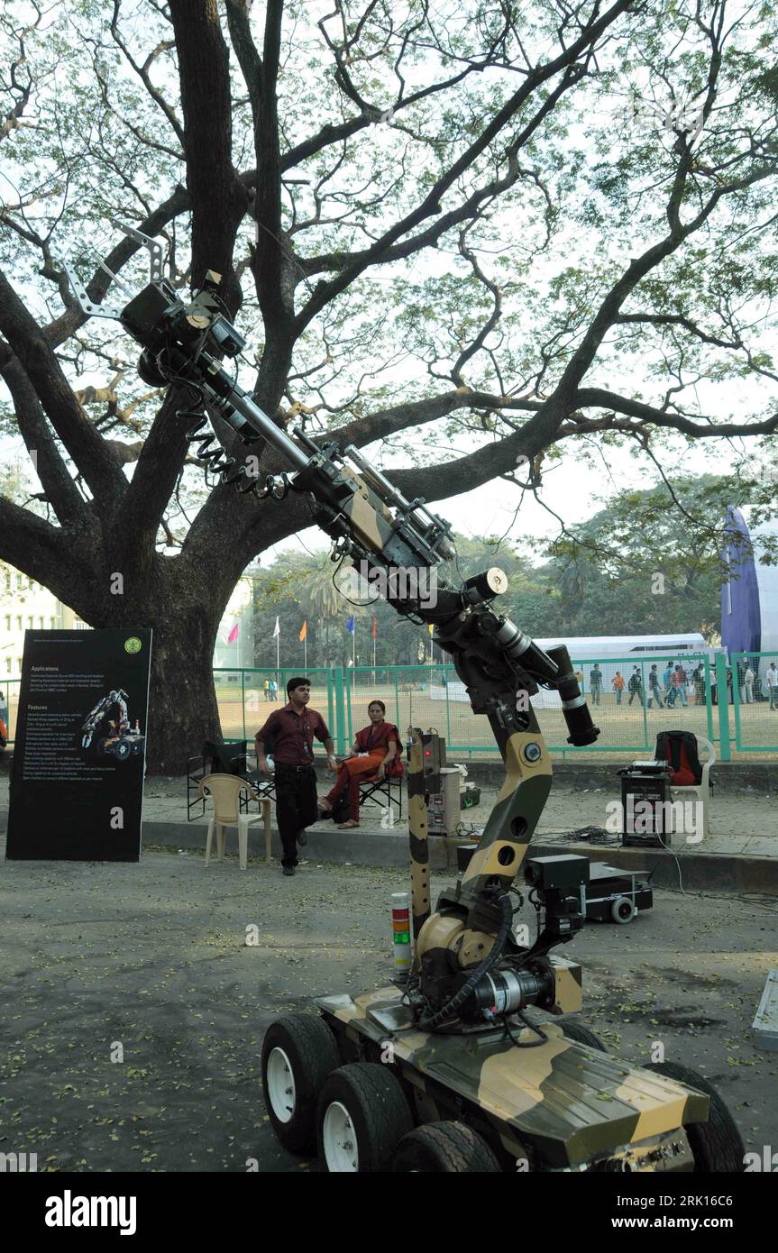 Indian robots hi-res stock photography and images - Alamy