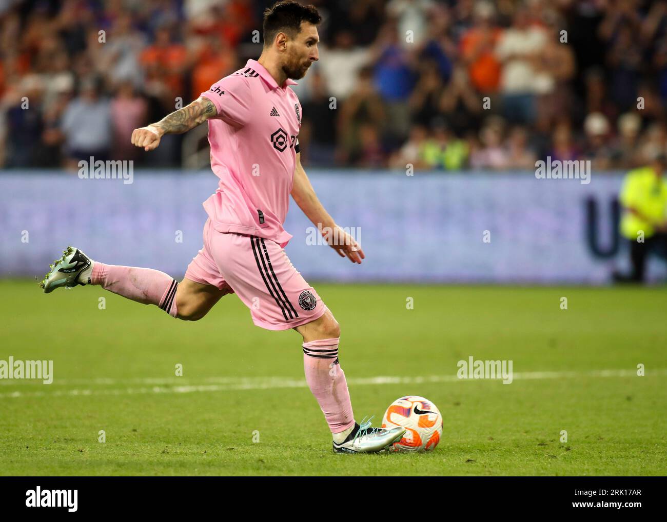 Lionel messi miami kick hi-res stock photography and images - Alamy