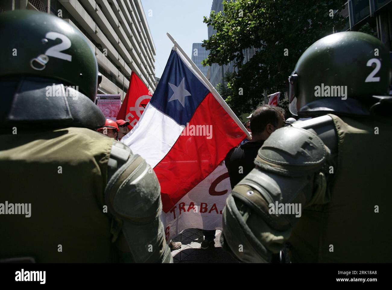 Chile protest hi-res stock photography and images - Alamy