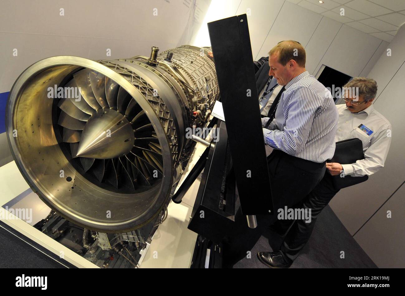 Eurojet engine hi-res stock photography and images - Alamy