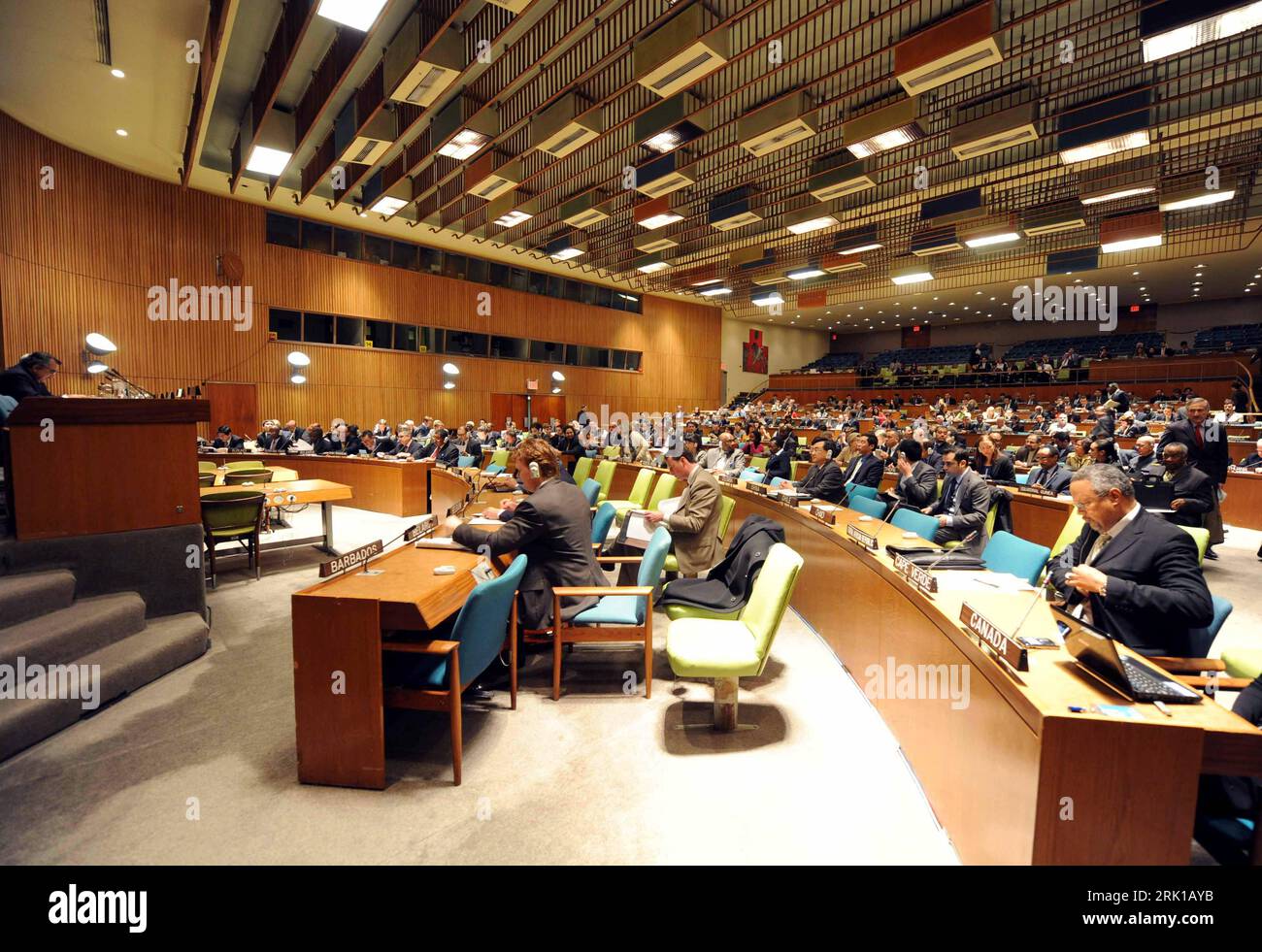 Un building interior hi-res stock photography and images - Alamy
