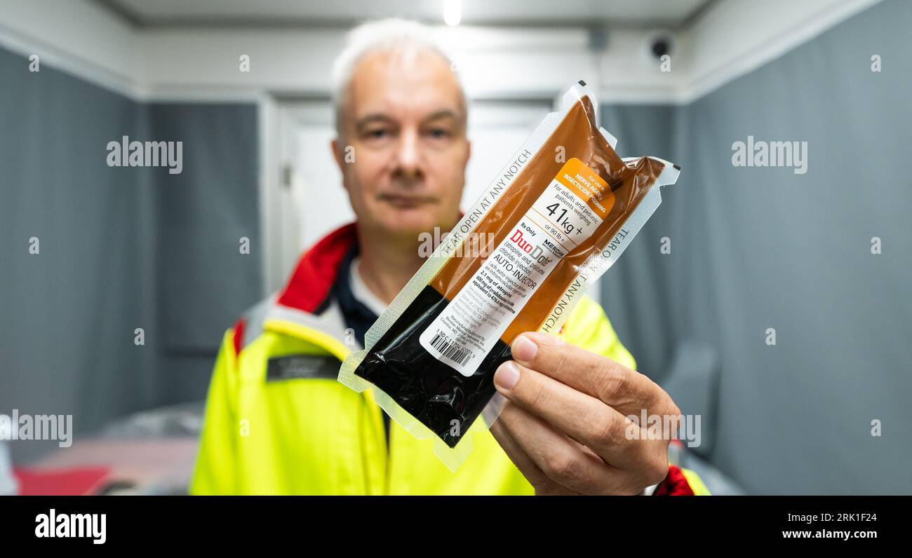Auto injector hi-res stock photography and images - Alamy