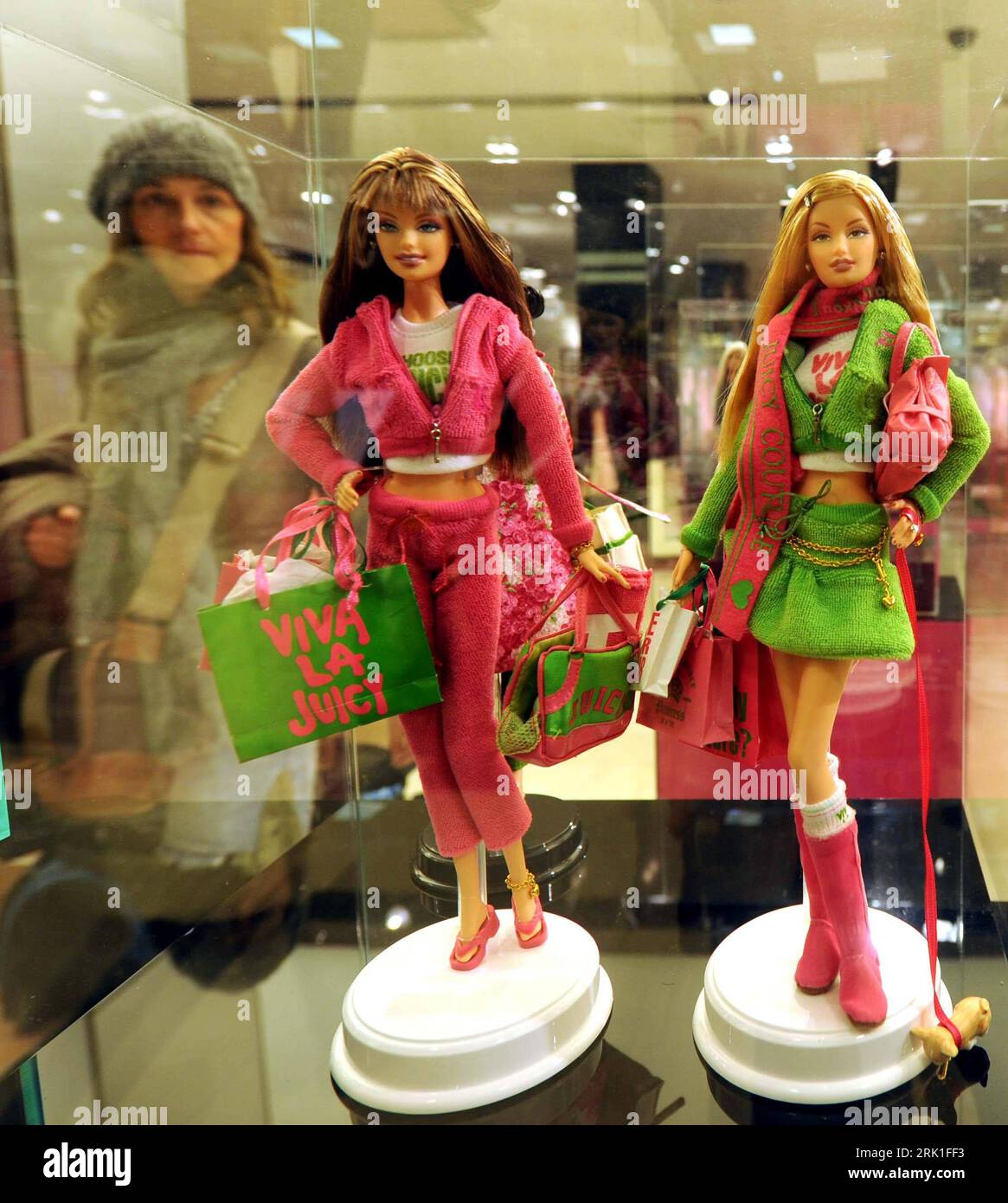 Barbie group photo hi-res stock photography and images - Alamy