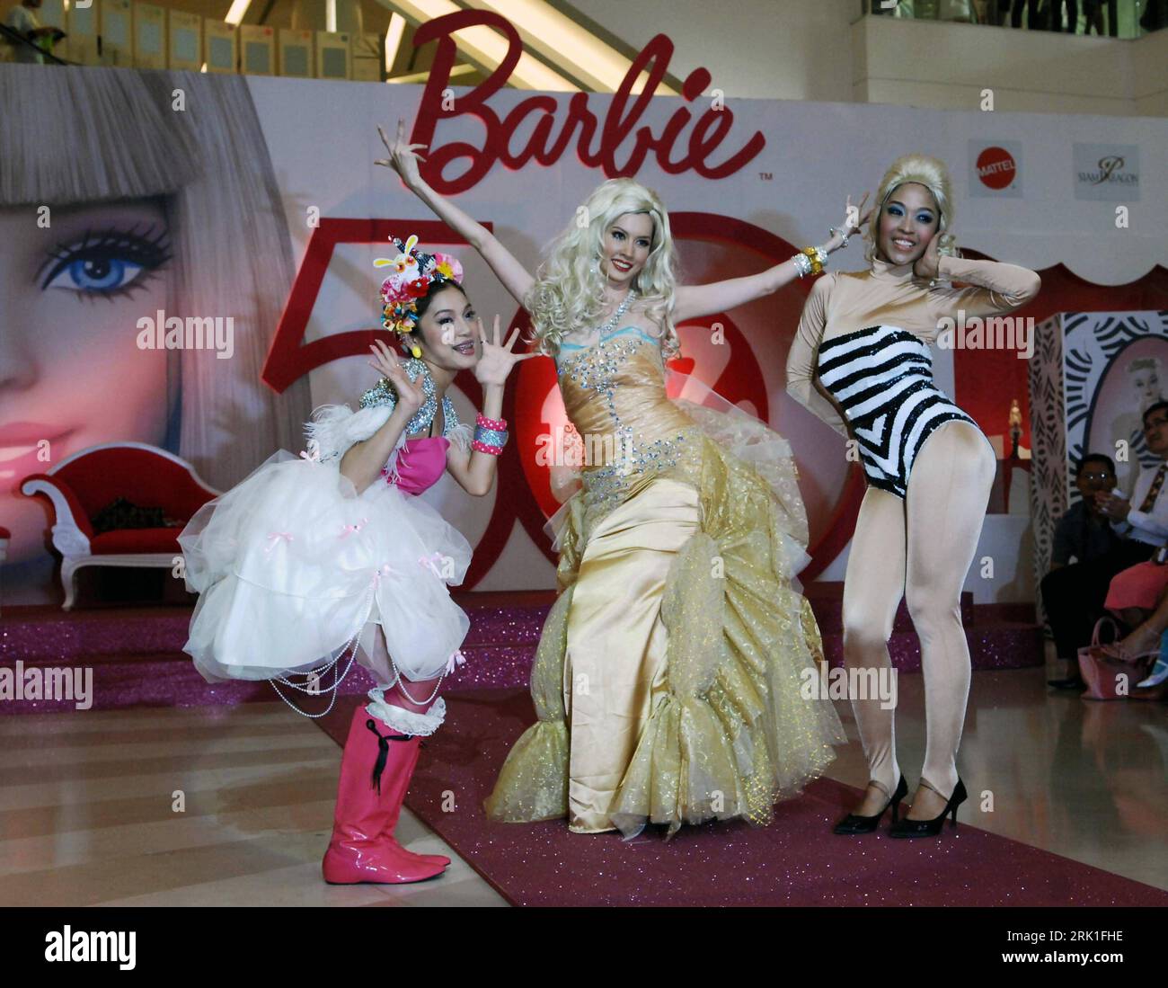 Barbie group photo hi-res stock photography and images - Alamy