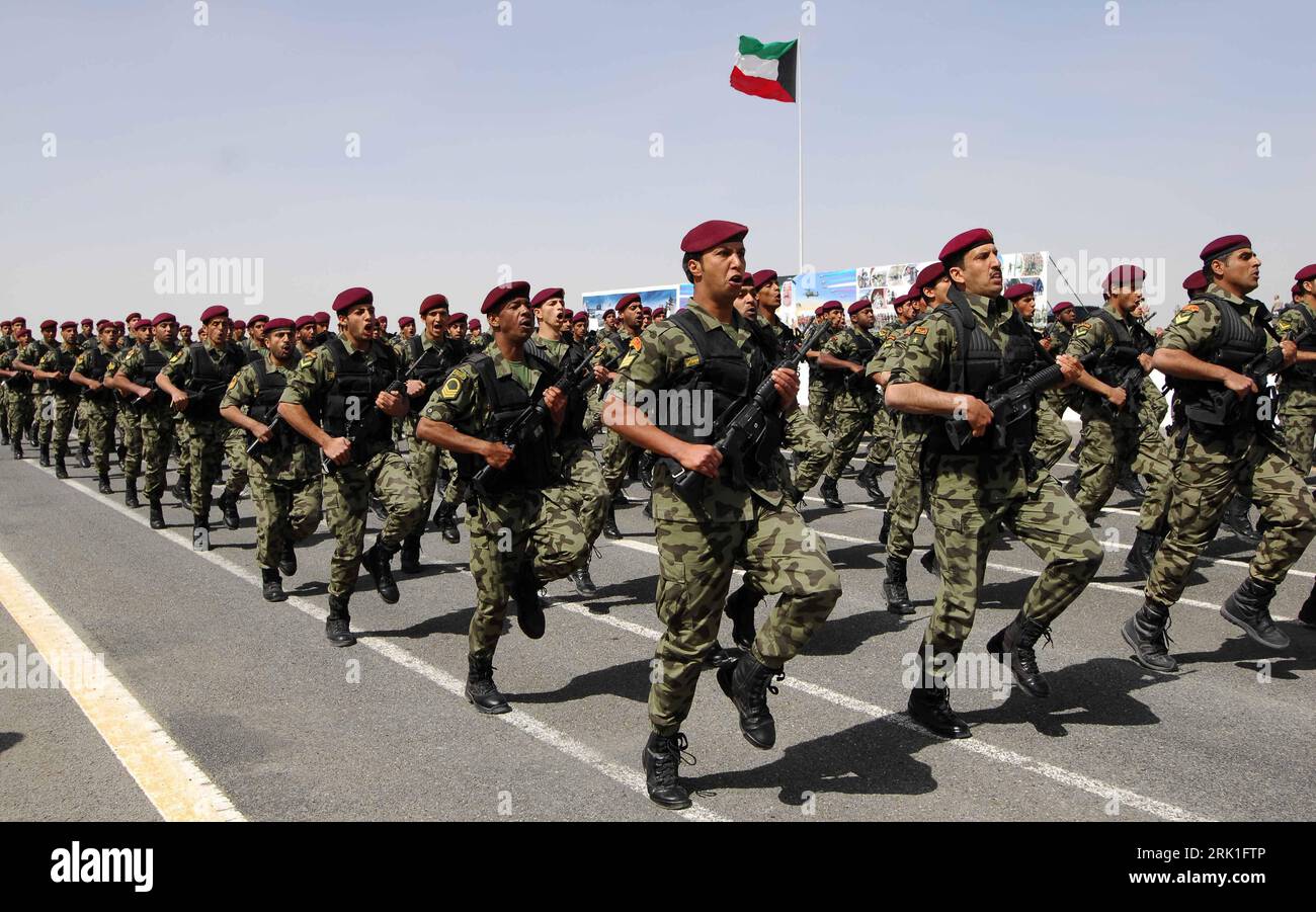 Kuwait national day parade hi-res stock photography and images - Alamy
