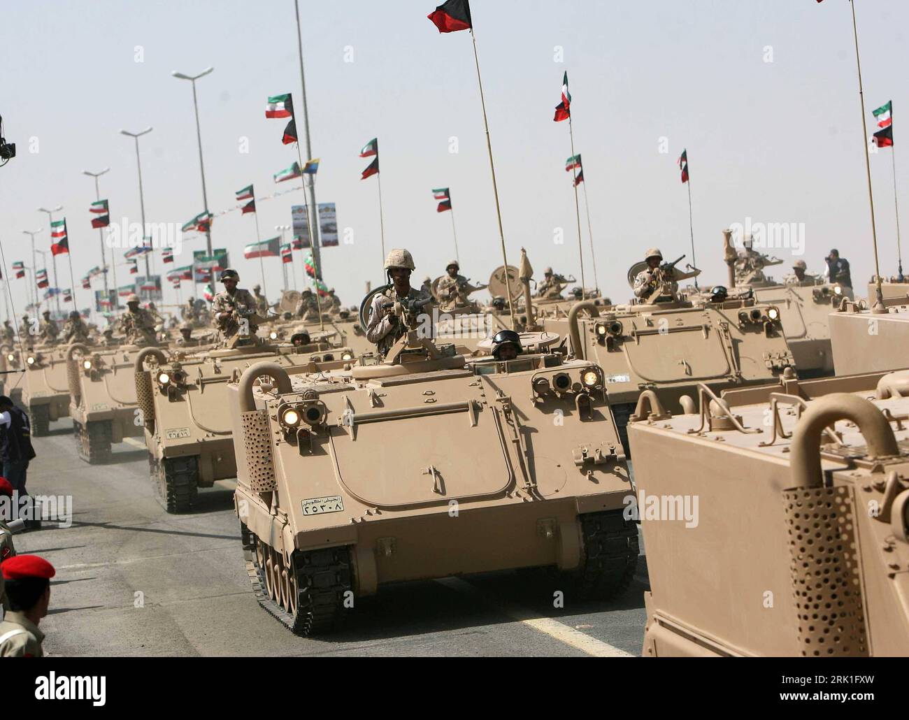 Kuwait national day parade hi-res stock photography and images - Alamy