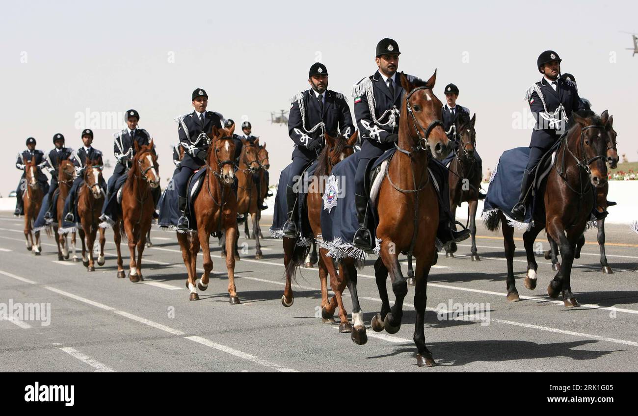 Kuwait national day parade hi-res stock photography and images - Alamy