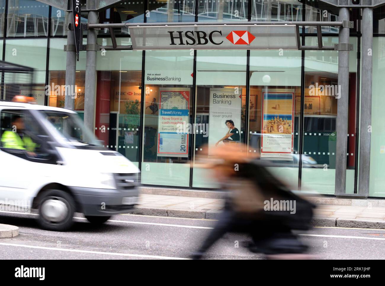 Hsbc logos hi-res stock photography and images - Alamy