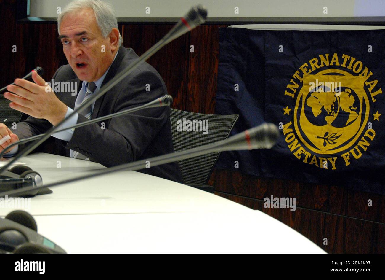 Iwf logos hi-res stock photography and images - Alamy