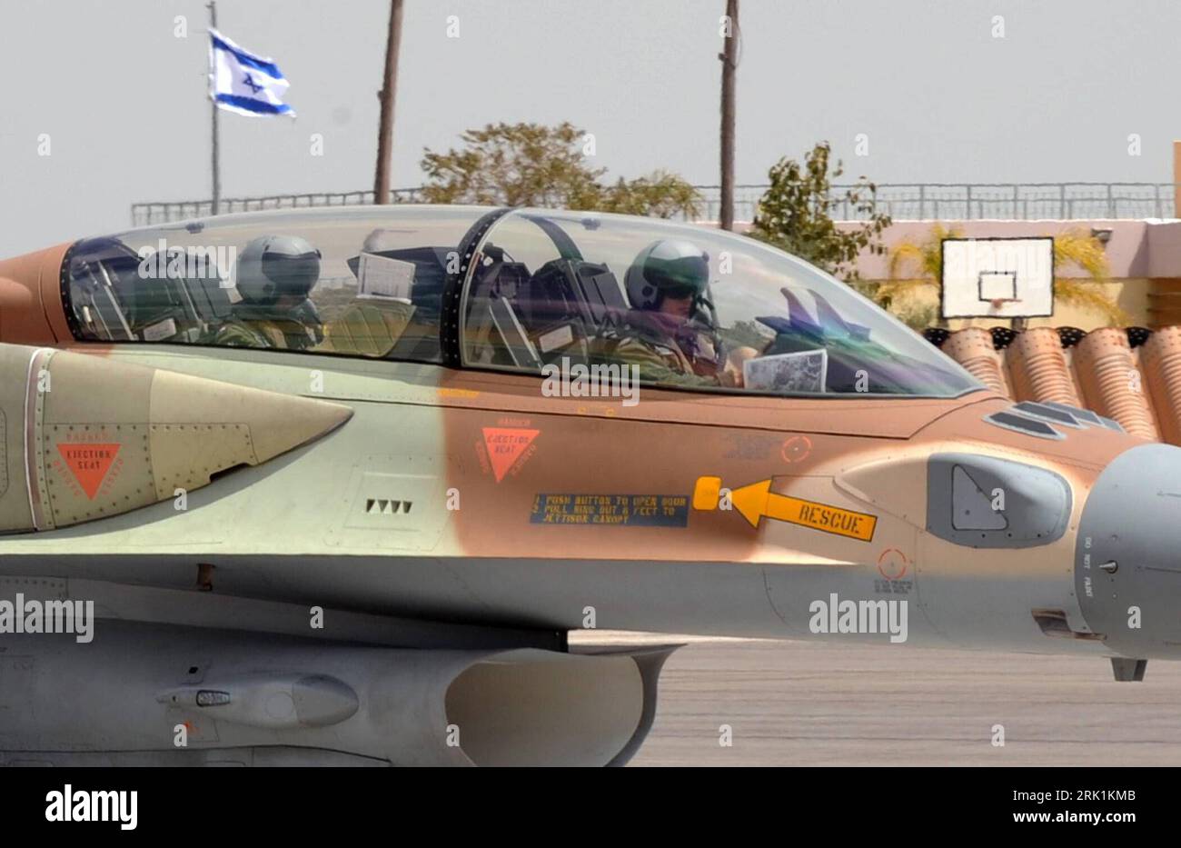 Bildnummer: 52953759 Datum: 31.03.2009 Copyright: imago/Xinhua Kampfjet ...