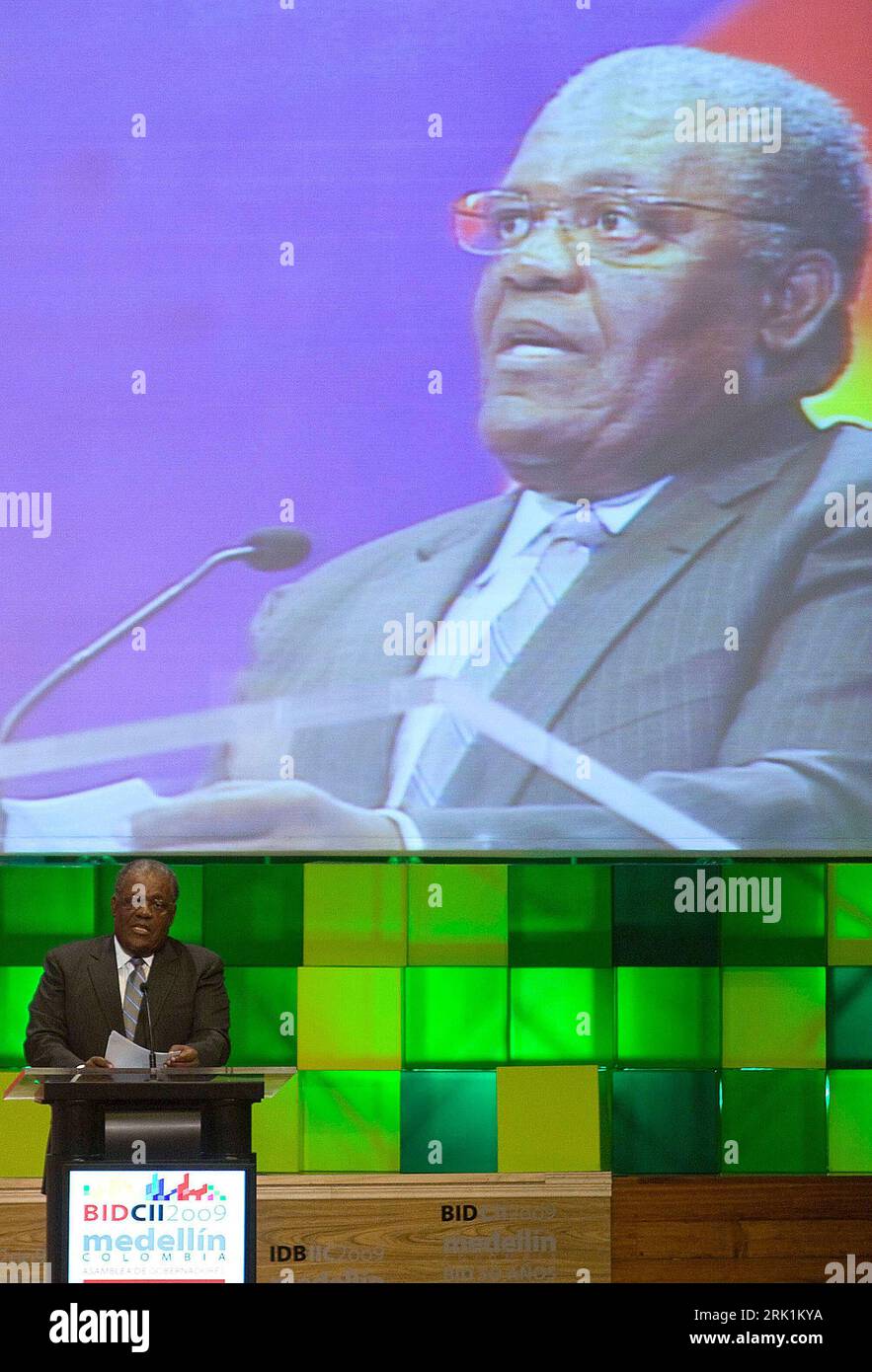 Prime minister of the bahamas hi-res stock photography and images - Alamy