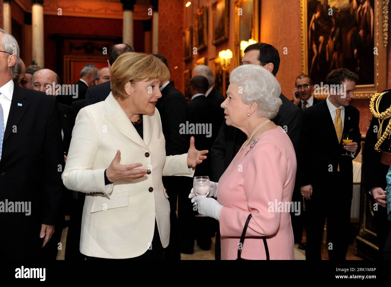 Königin elisabeth ii hi-res stock photography and images - Alamy