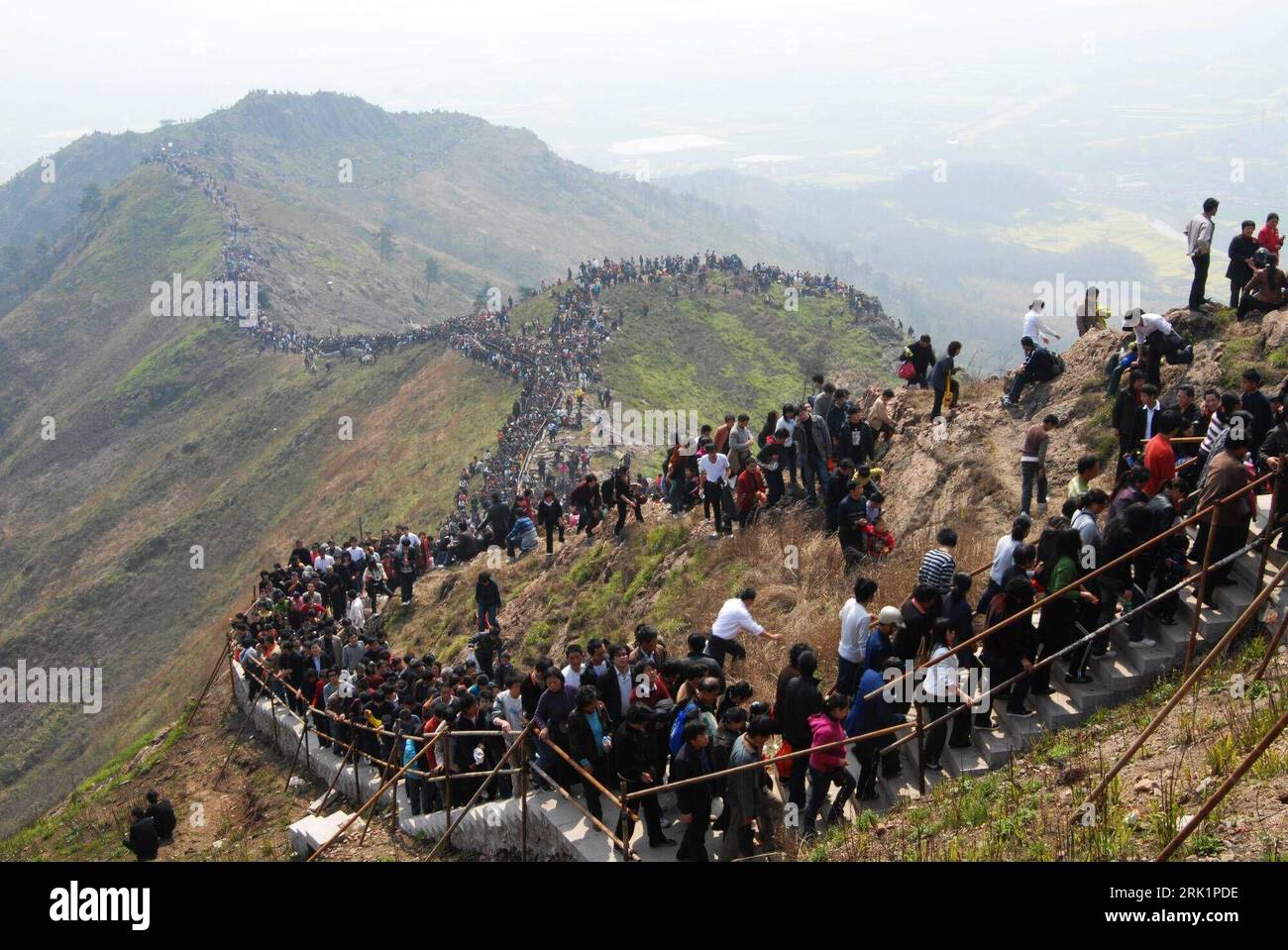 Den berg besteigen hi-res stock photography and images - Alamy